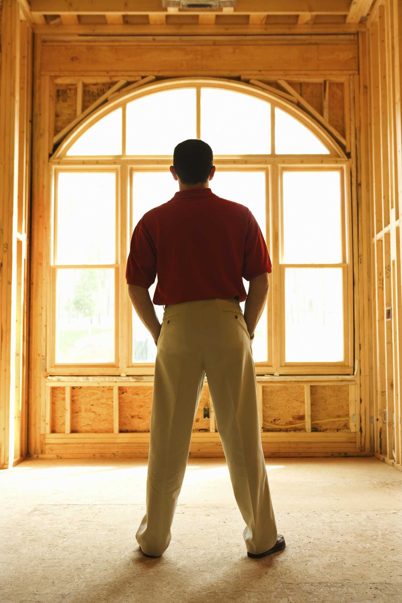 How to Cut out Drywall Over an Arched Window