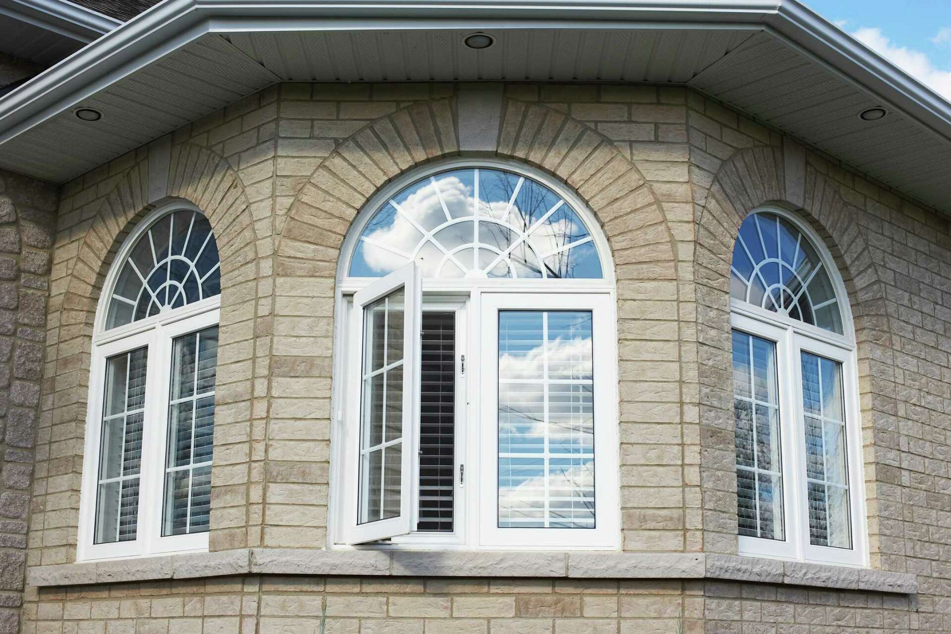How to Decorate a Curved Window