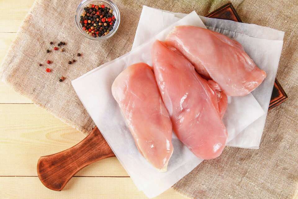 How Much Potassium Is in a Piece of Skinless Chicken?