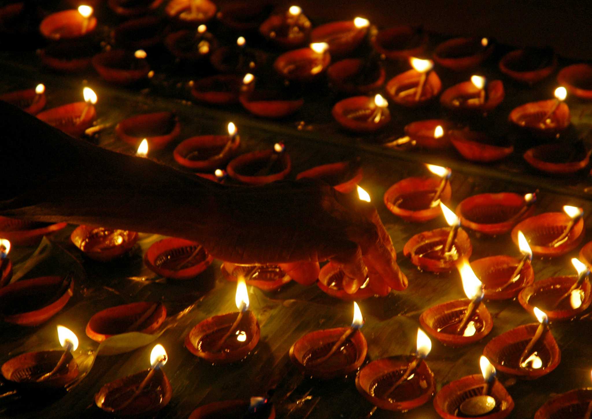 How to Decorate With Diwali Diyas