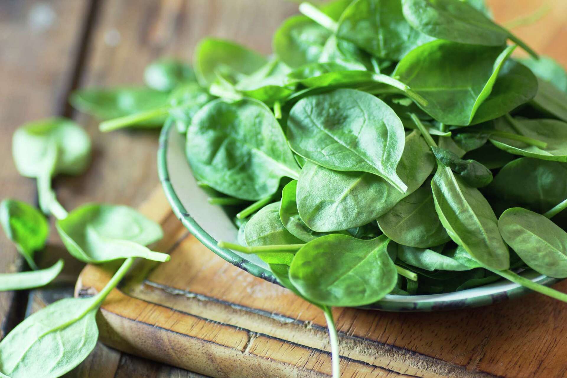 How Much Potassium Is in Raw Spinach?