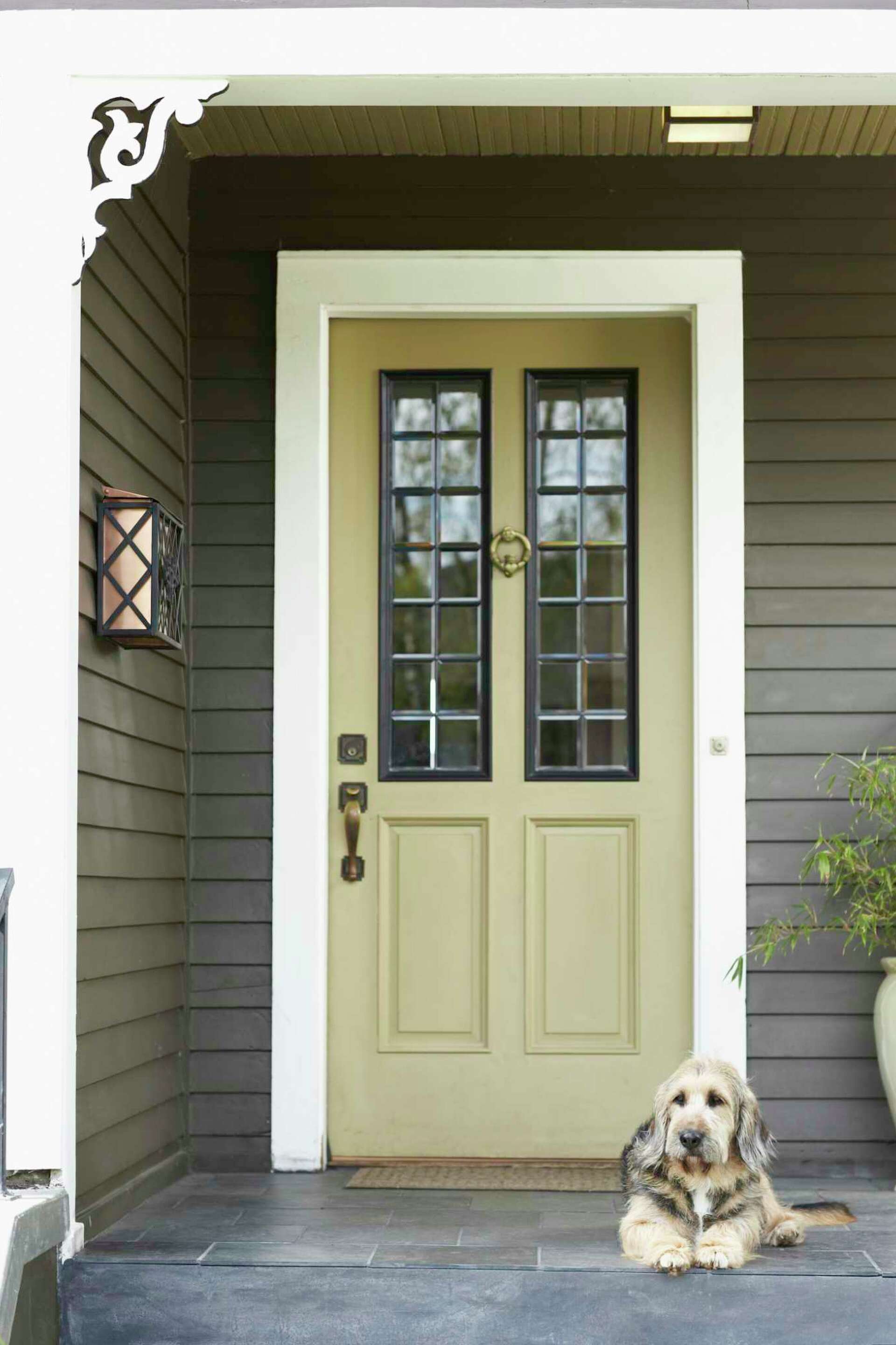 How to Remove Vinyl Siding for the Installation of a Door