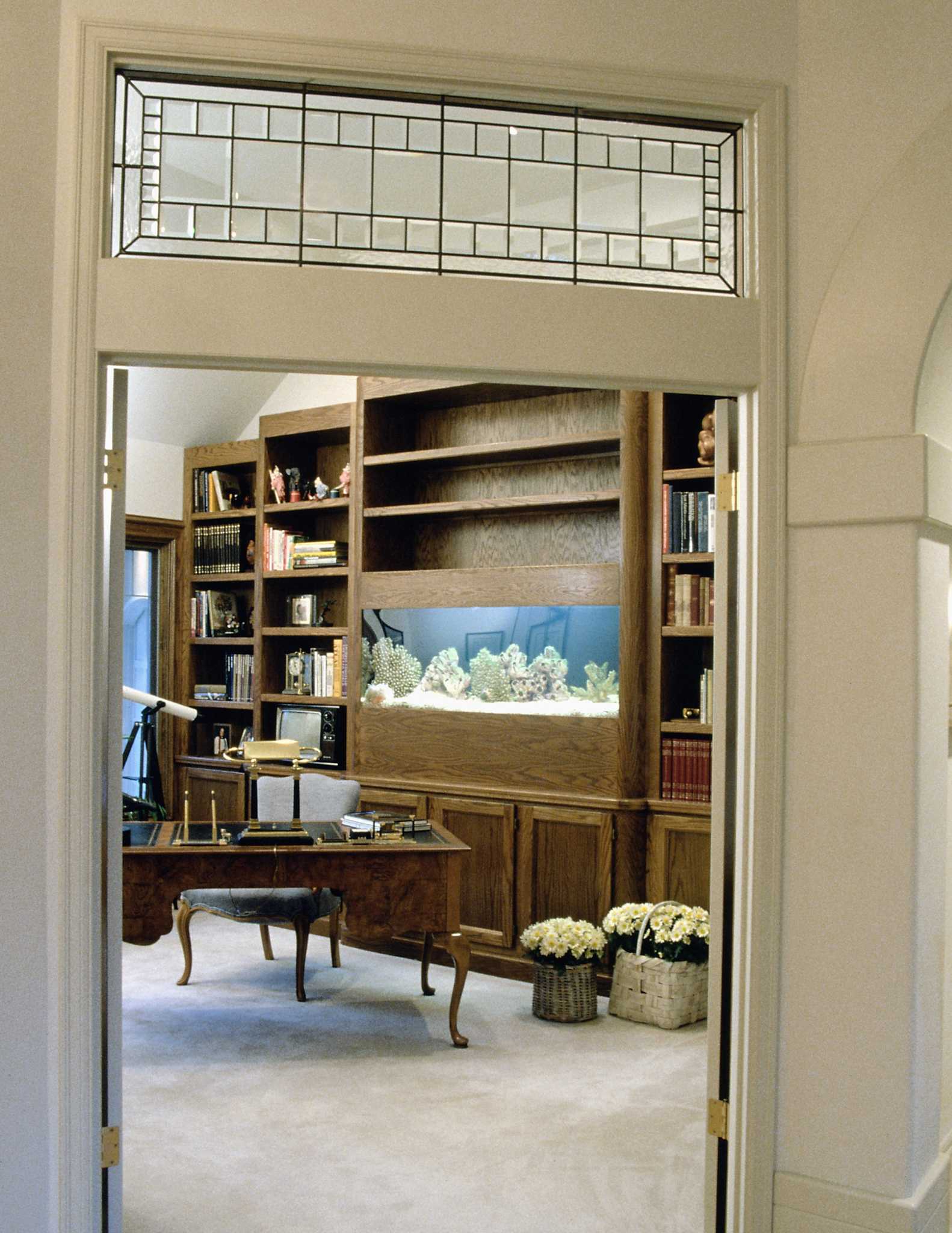 How to Decorate a Transom