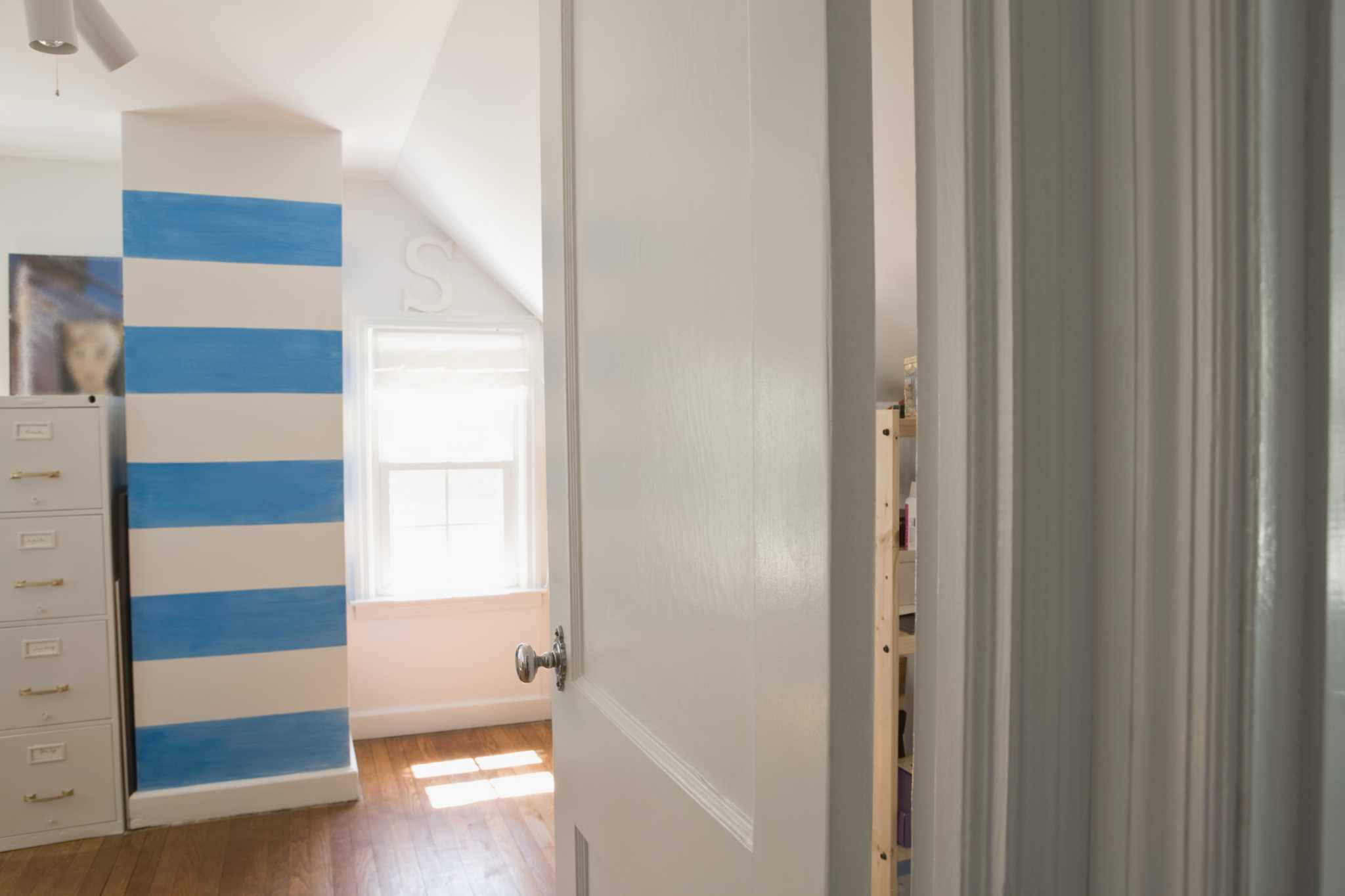 How to Decorate a Gabled Room