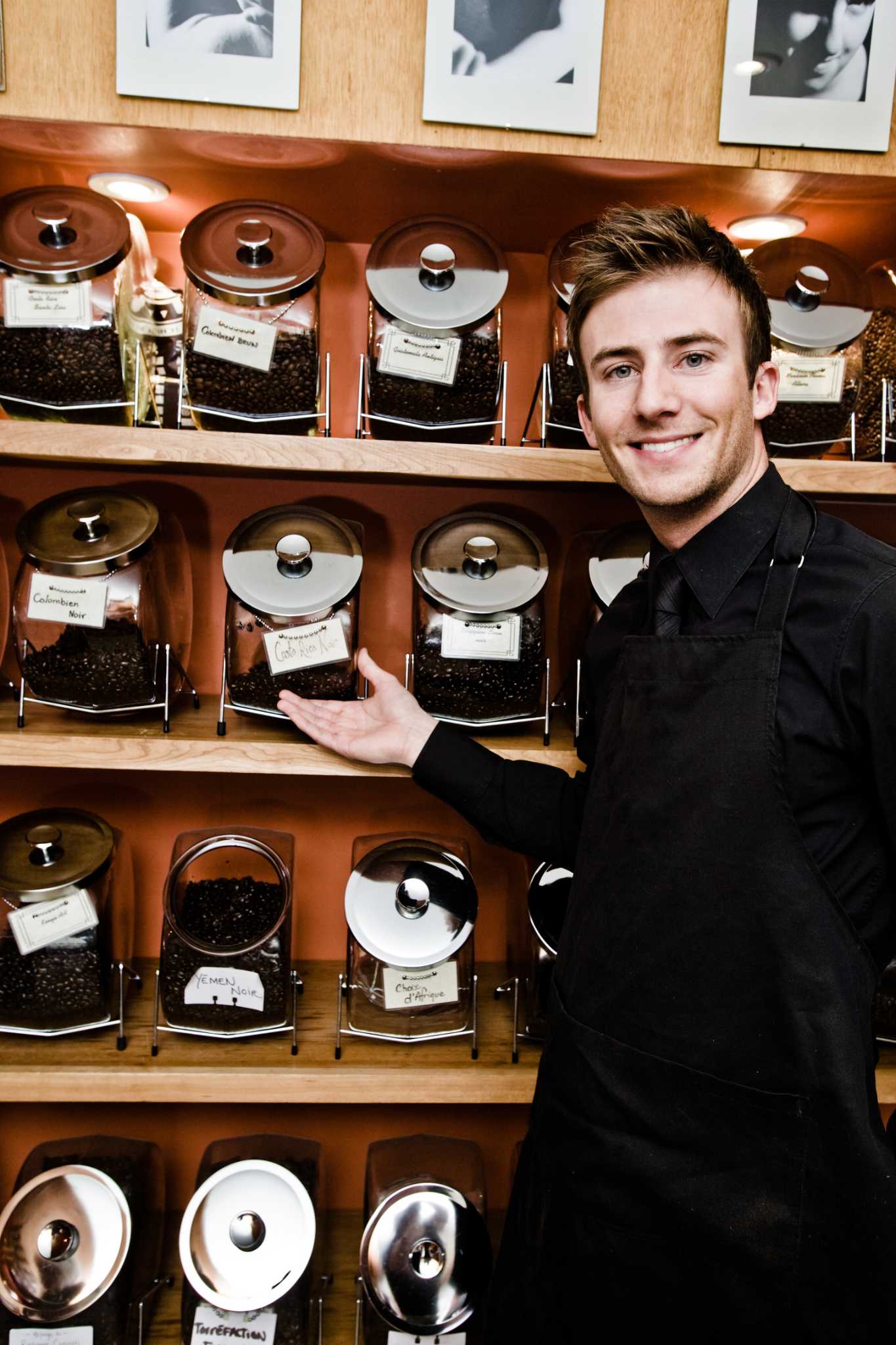 How to Decorate Glass Vases With Coffee Beans