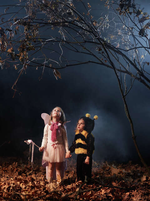 How to Decorate a Hay Bale for Halloween