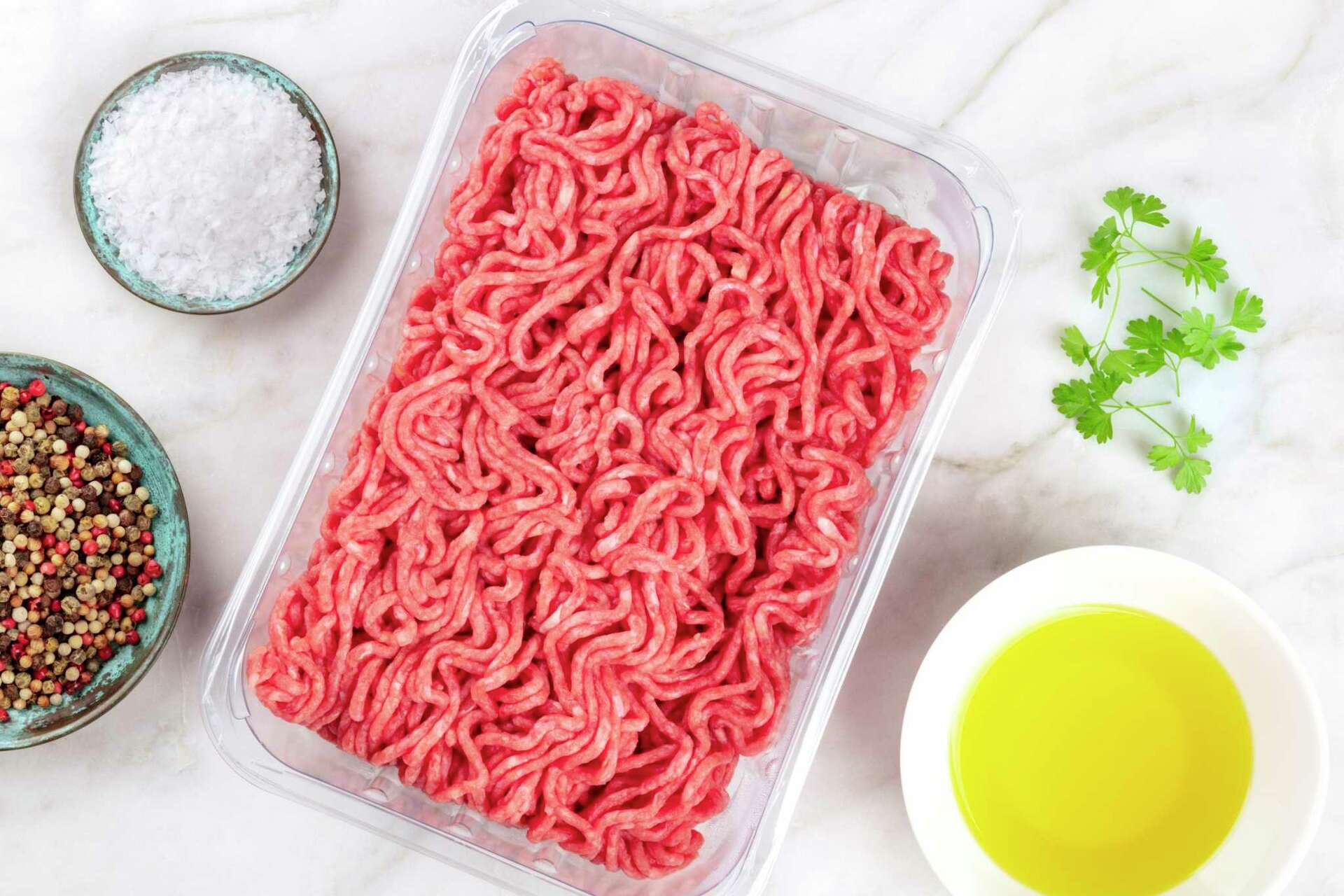 Nutrients in 85% Lean Ground Beef