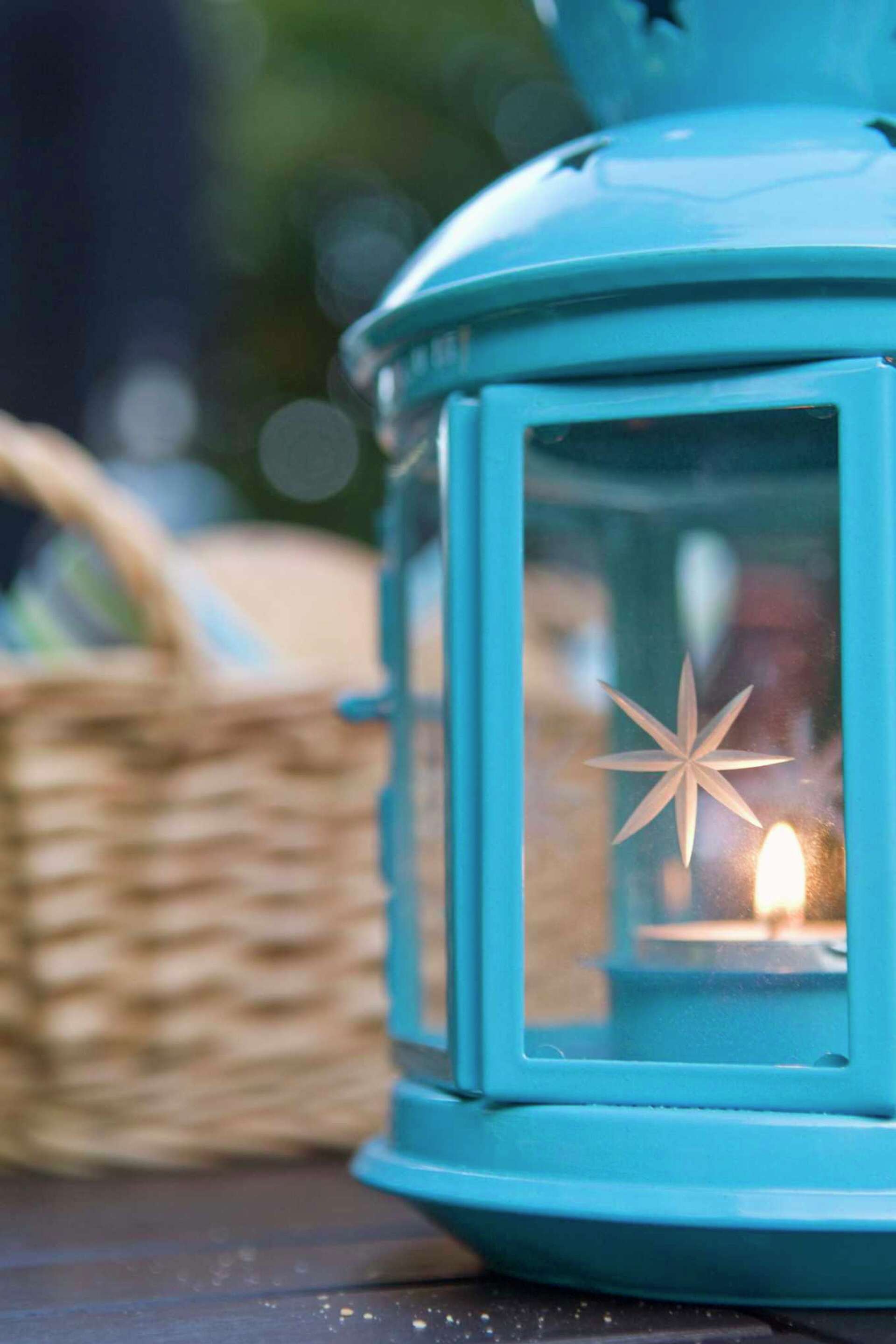 How to Use Candle Lanterns
