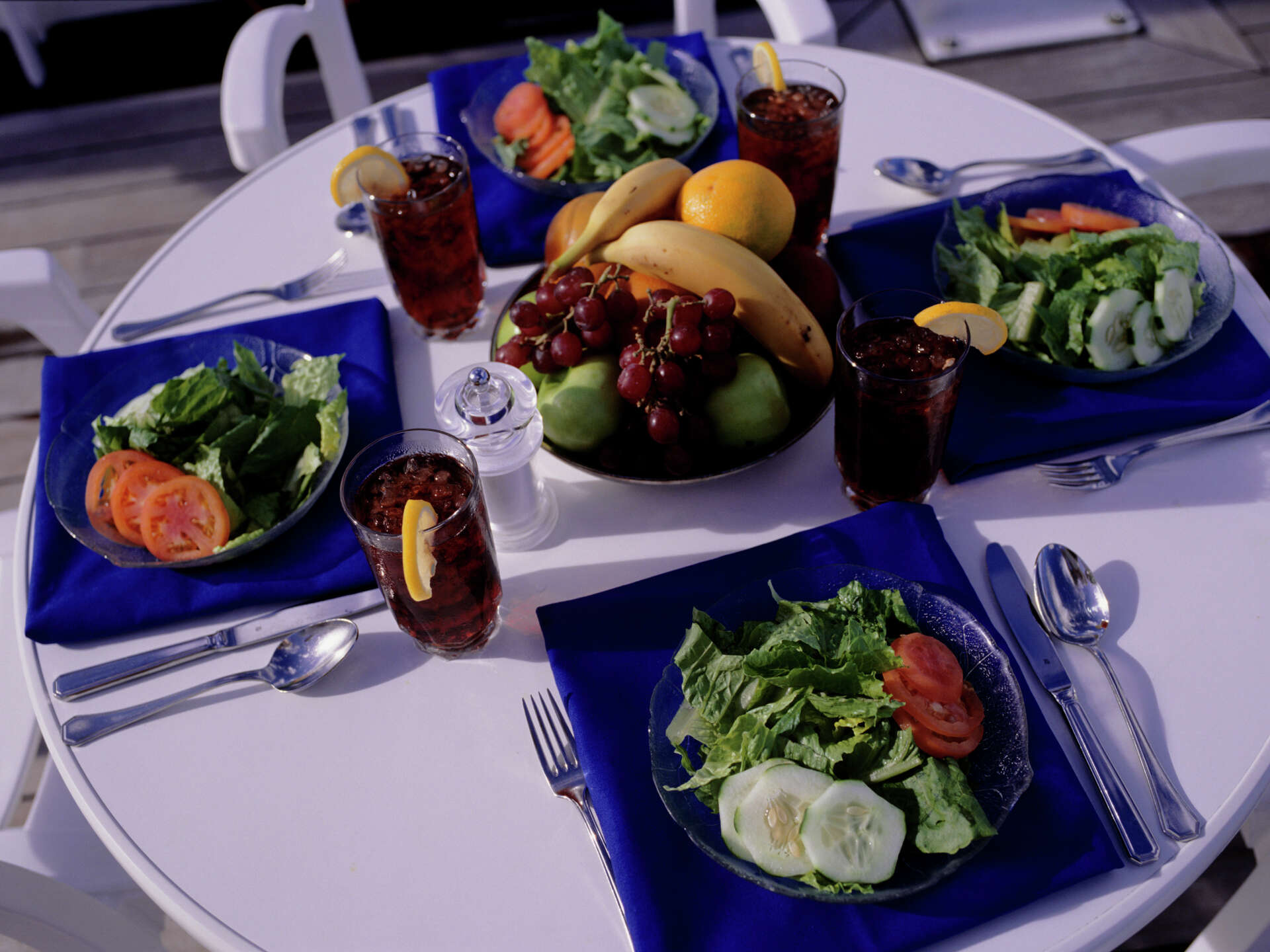 Decorating a Luncheon Table