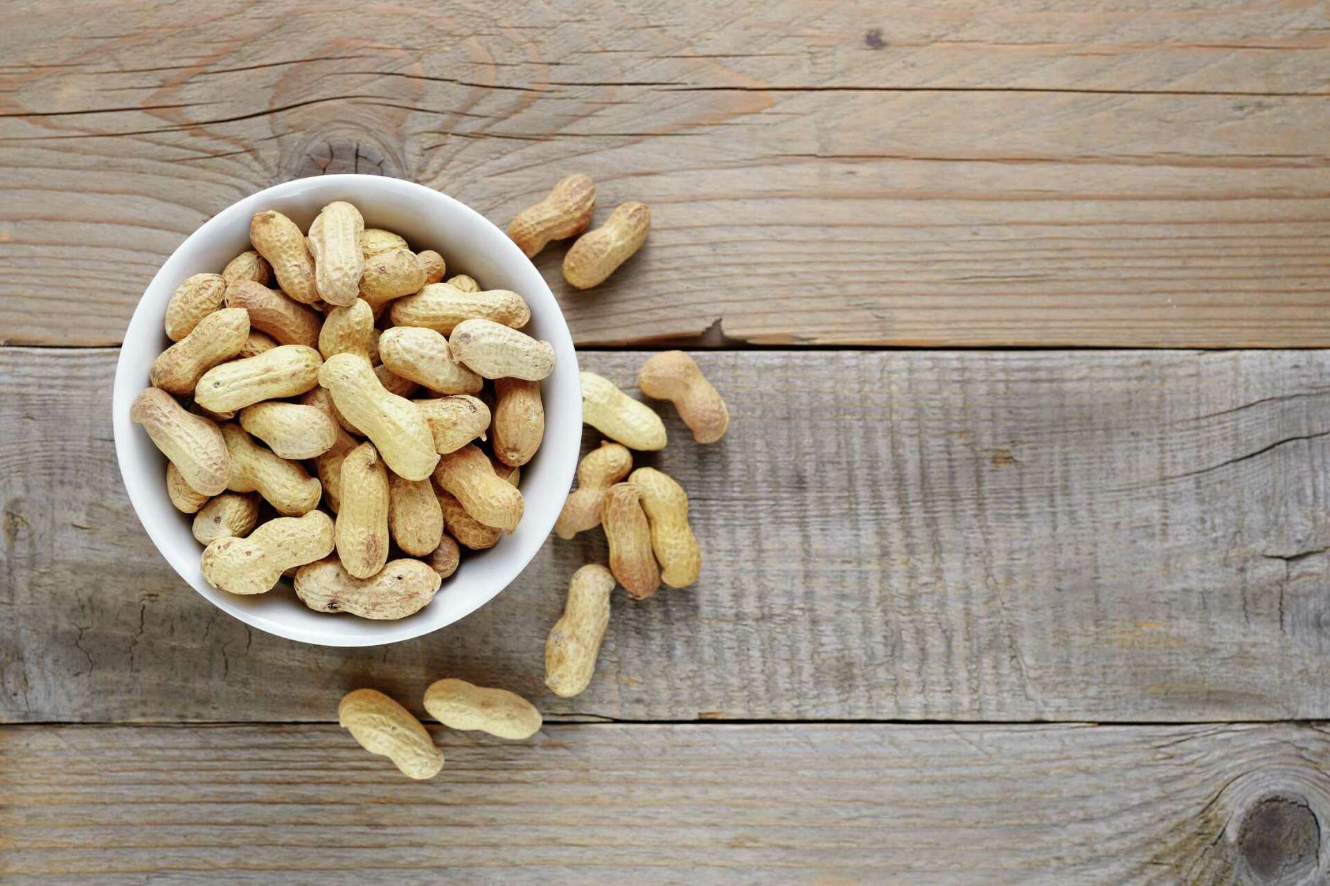 Is It Unhealthy to Eat a Lot of Peanuts?