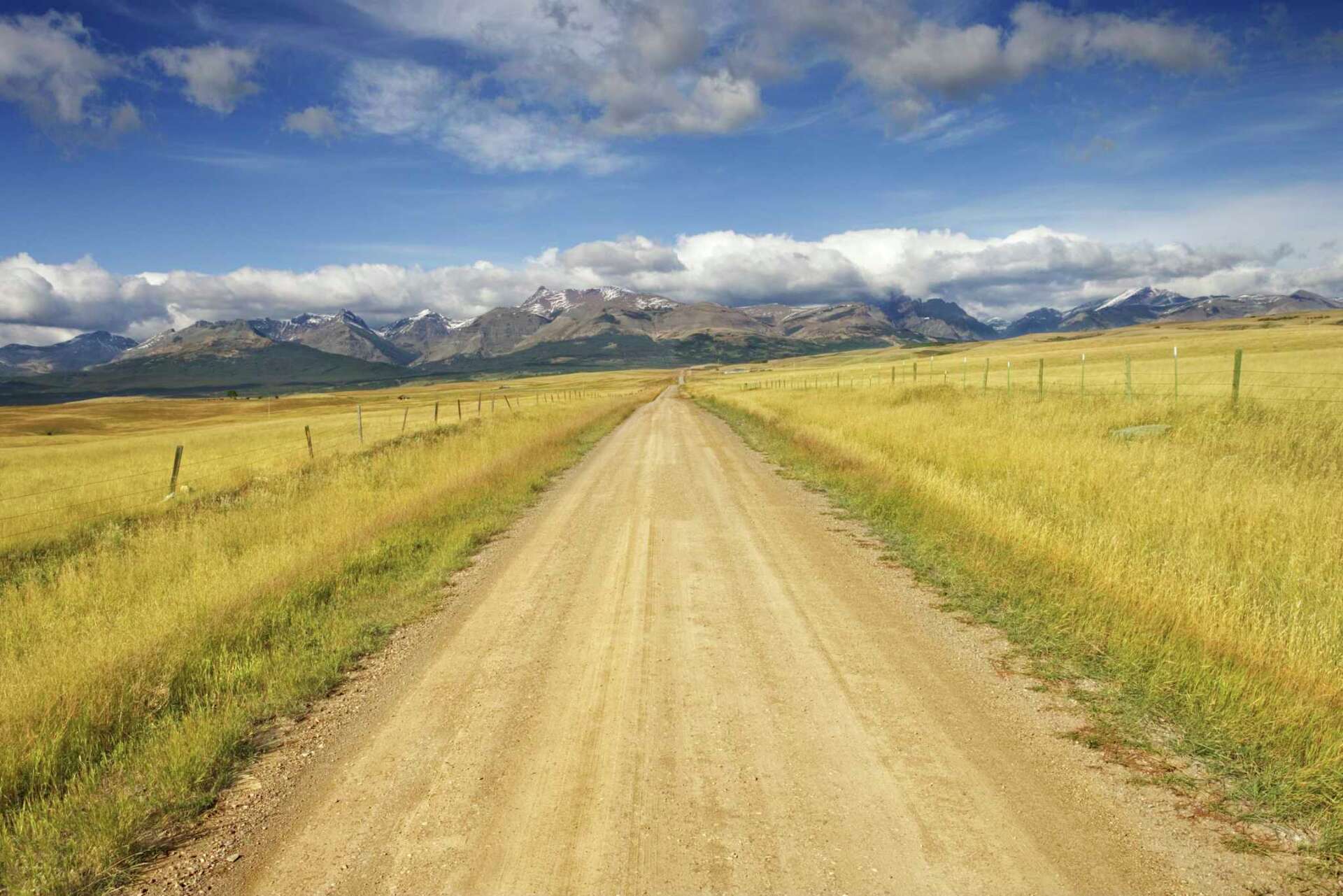 What Is the Difference Between Easement & Right of Way?