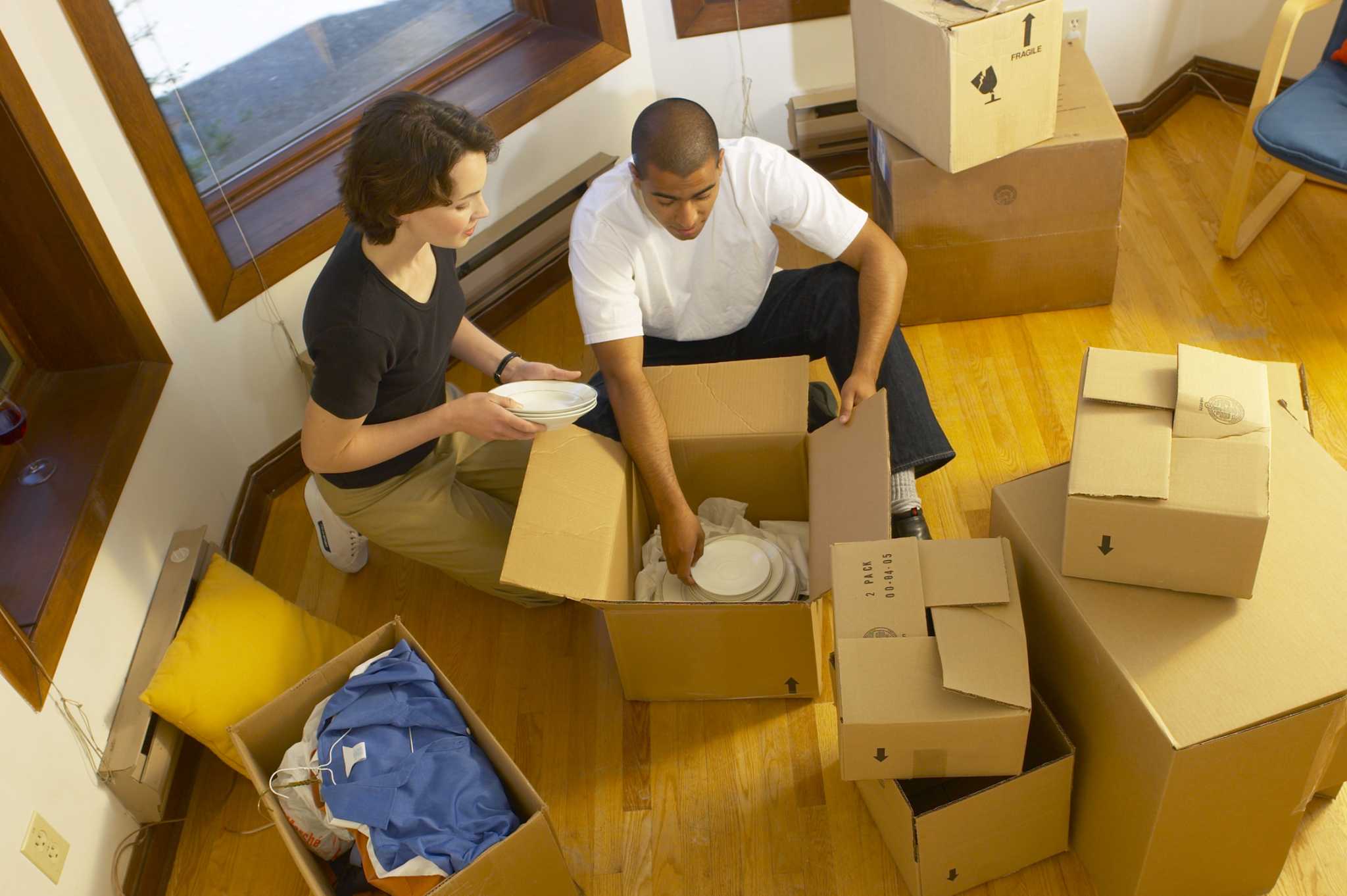 Difference Between a Notice to Vacate & an Intent to Vacate