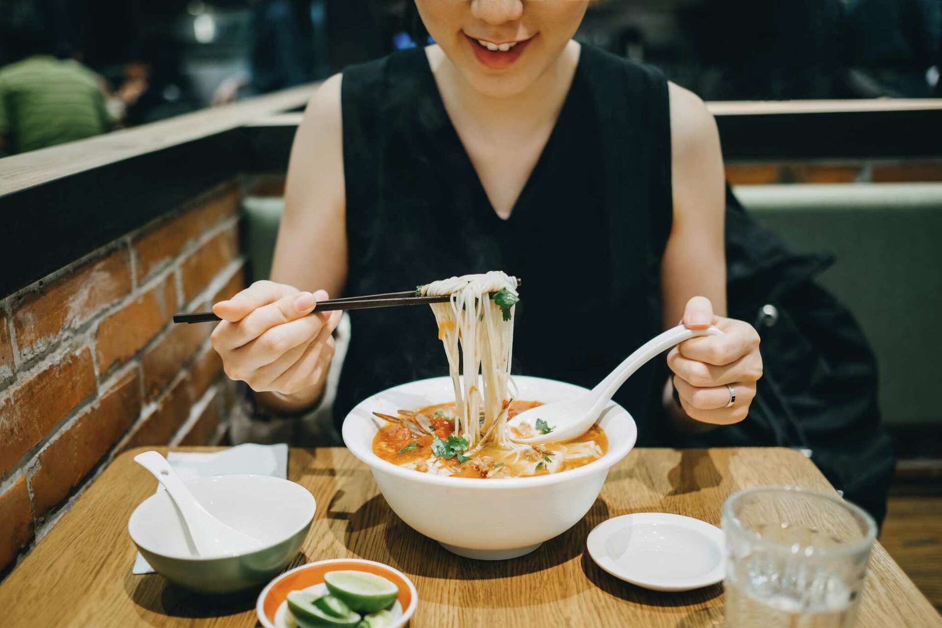 How to Know When Your Stomach Is Full & to Stop Eating?