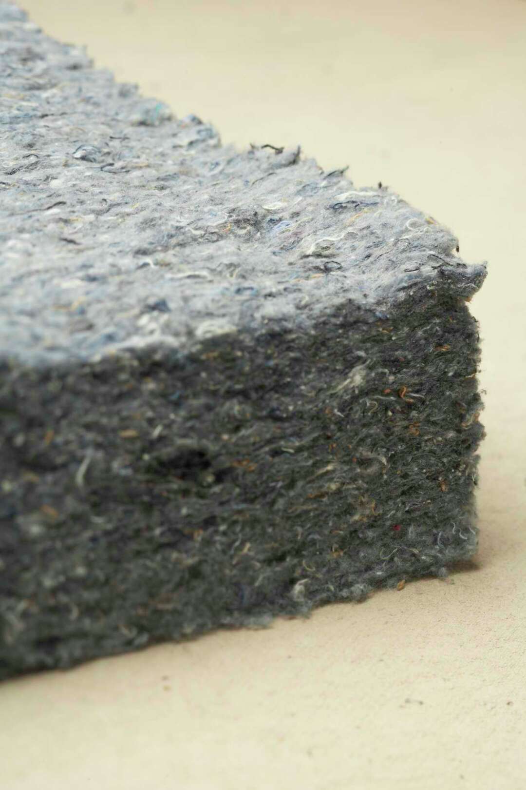 How to Install Cellulose Insulation Around Recessed Lighting