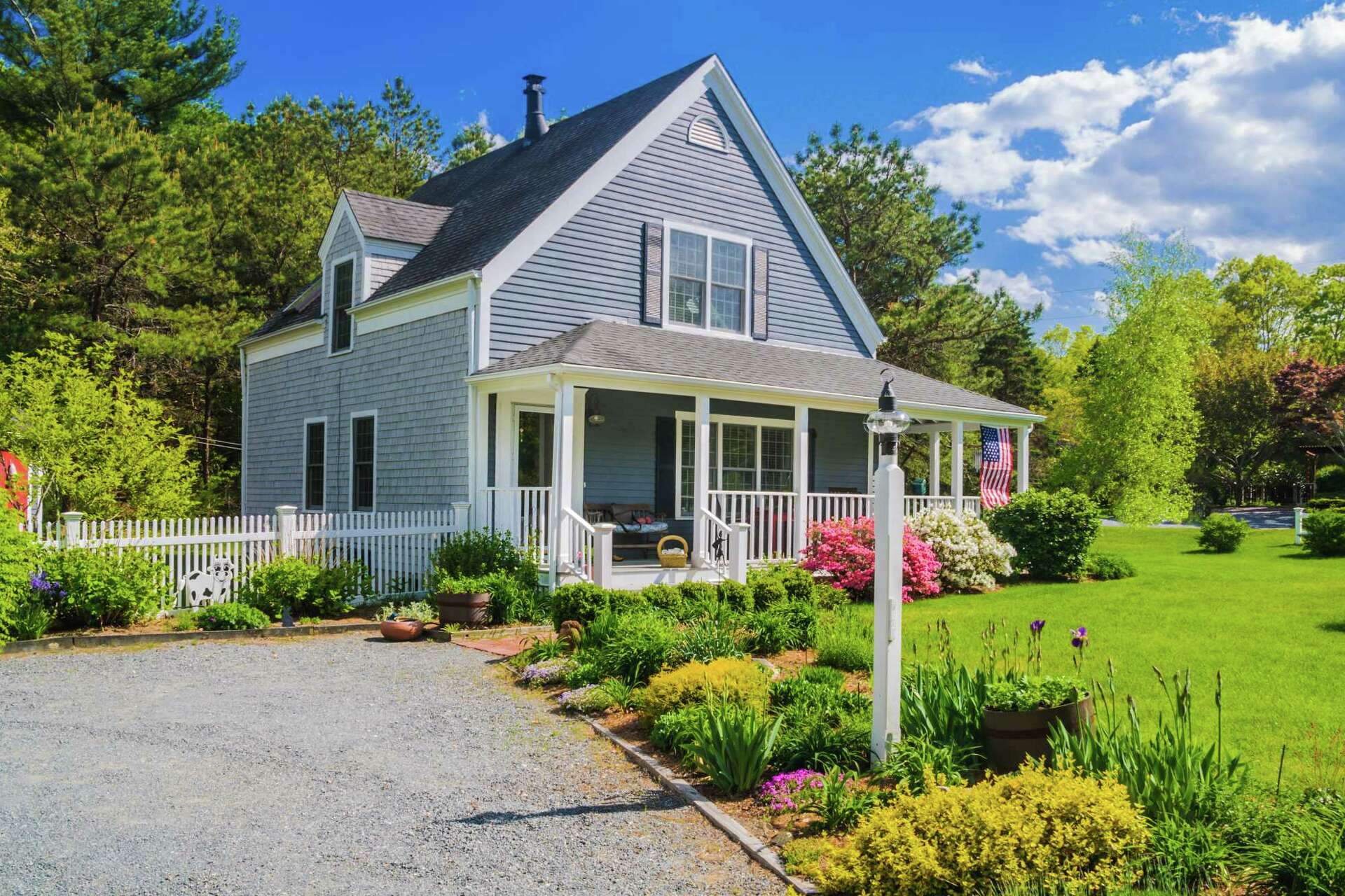 How to Drain Water From the Side of a House