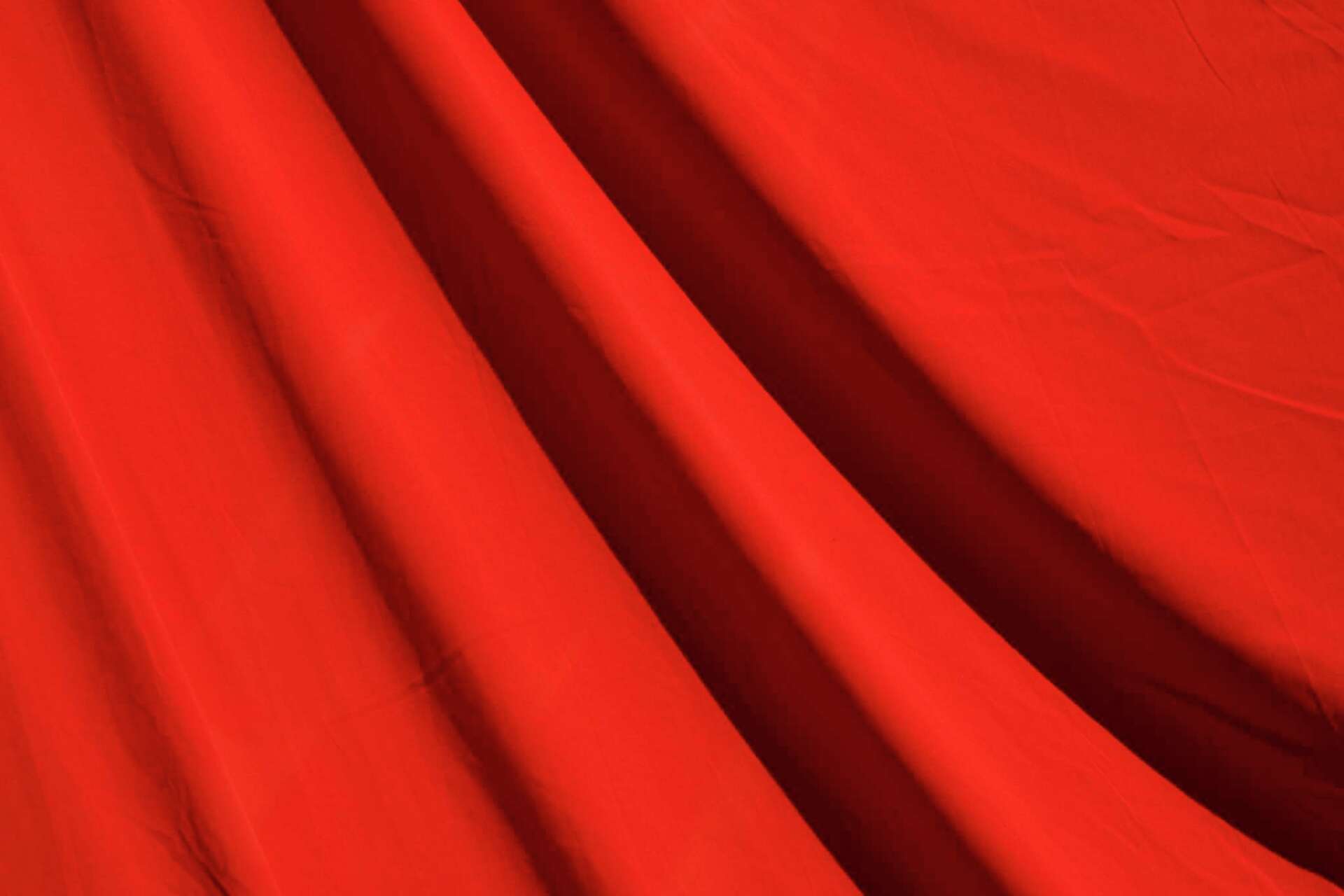 How to Hang Fishtail Swag Curtains