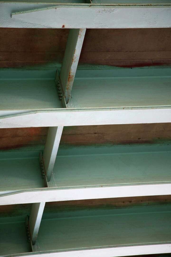 How to Drywall Around Exposed Beams