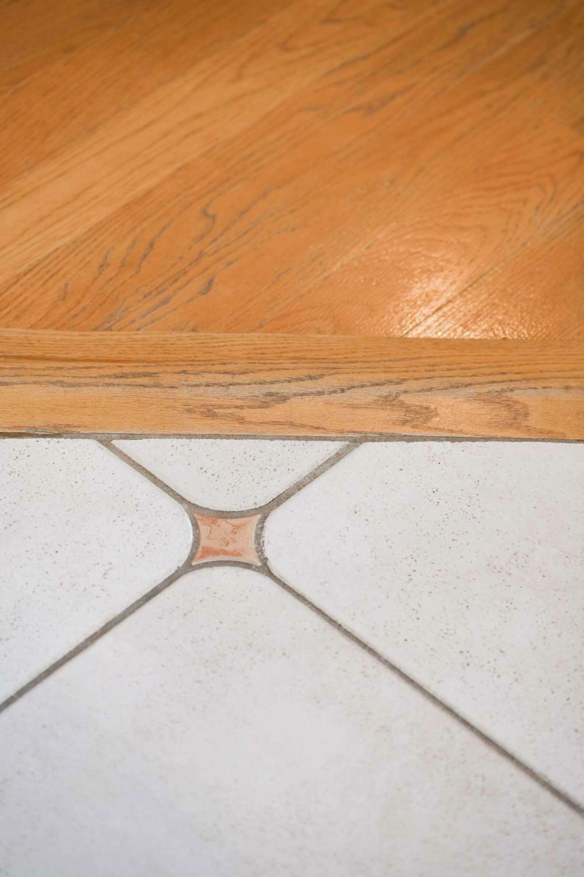 Tips on Cutting Angles for Ceramic Tile