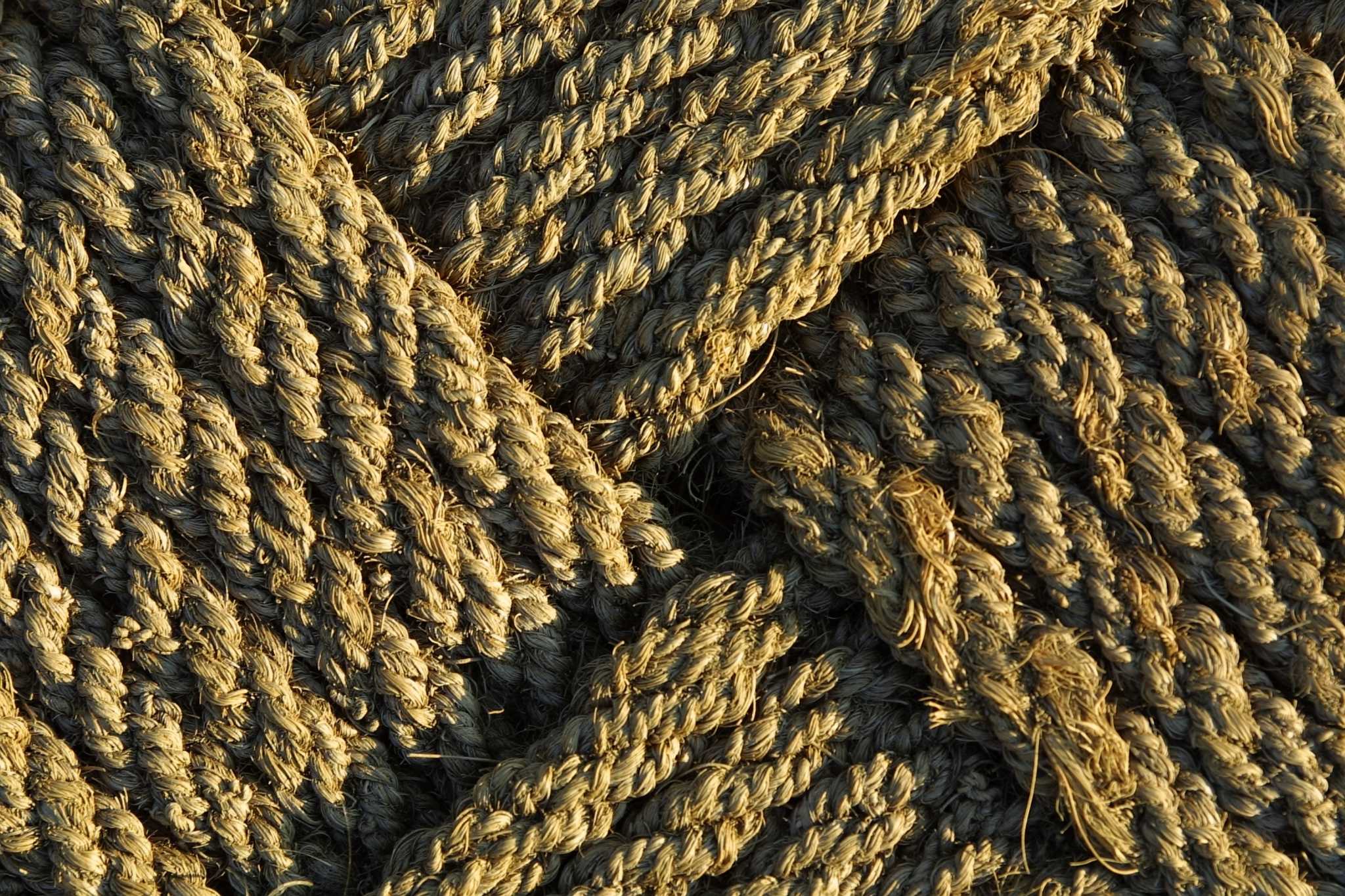 How to Apply Rope to a Mirror for a Nautical Look