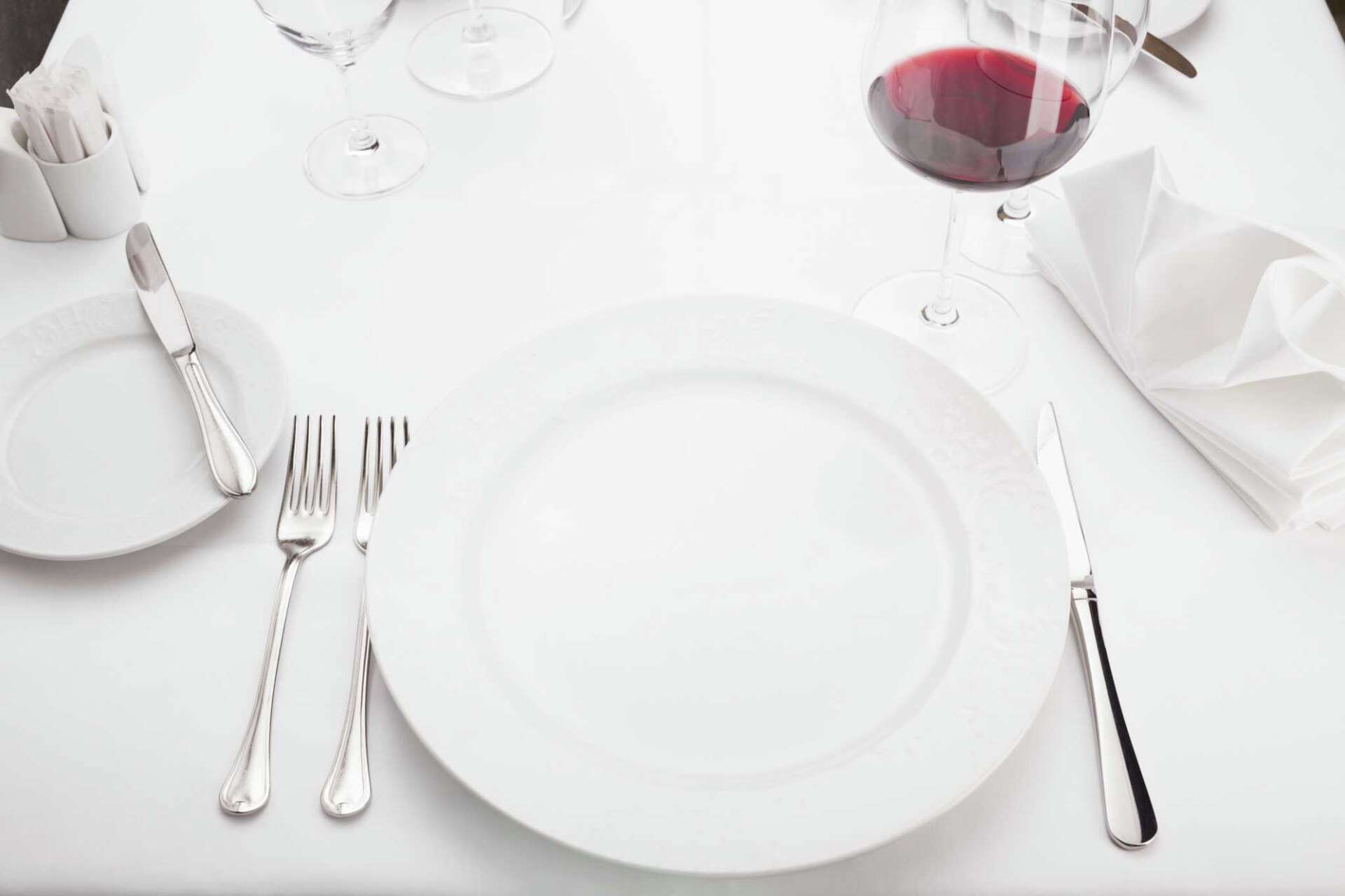 How to Arrange an Informal Place Setting