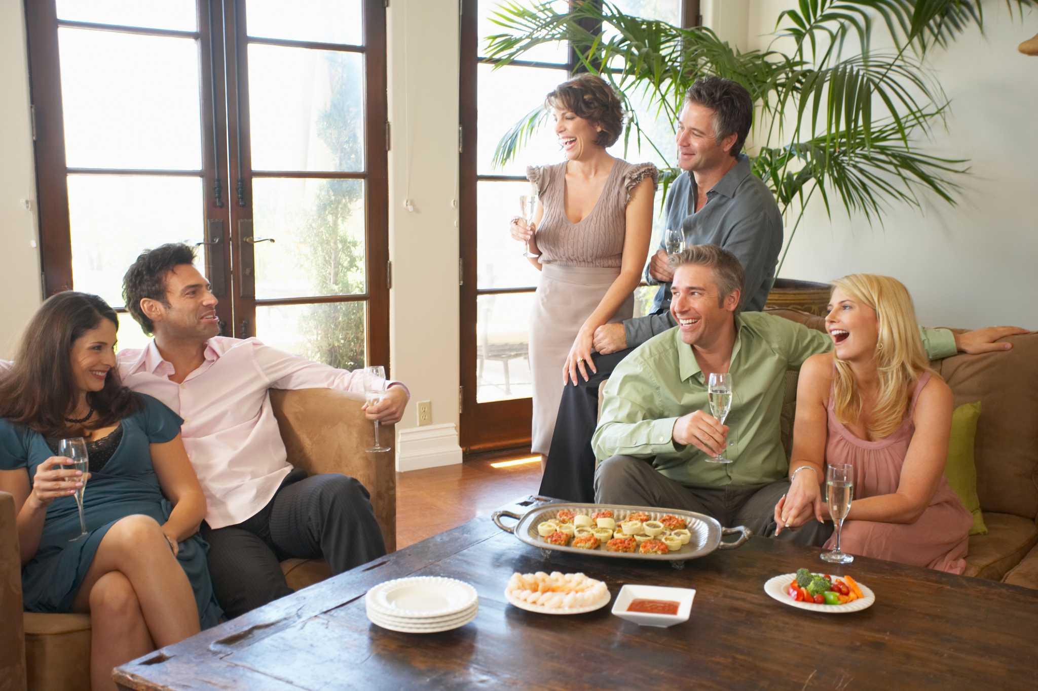 How to Arrange a Room for a Social Gathering