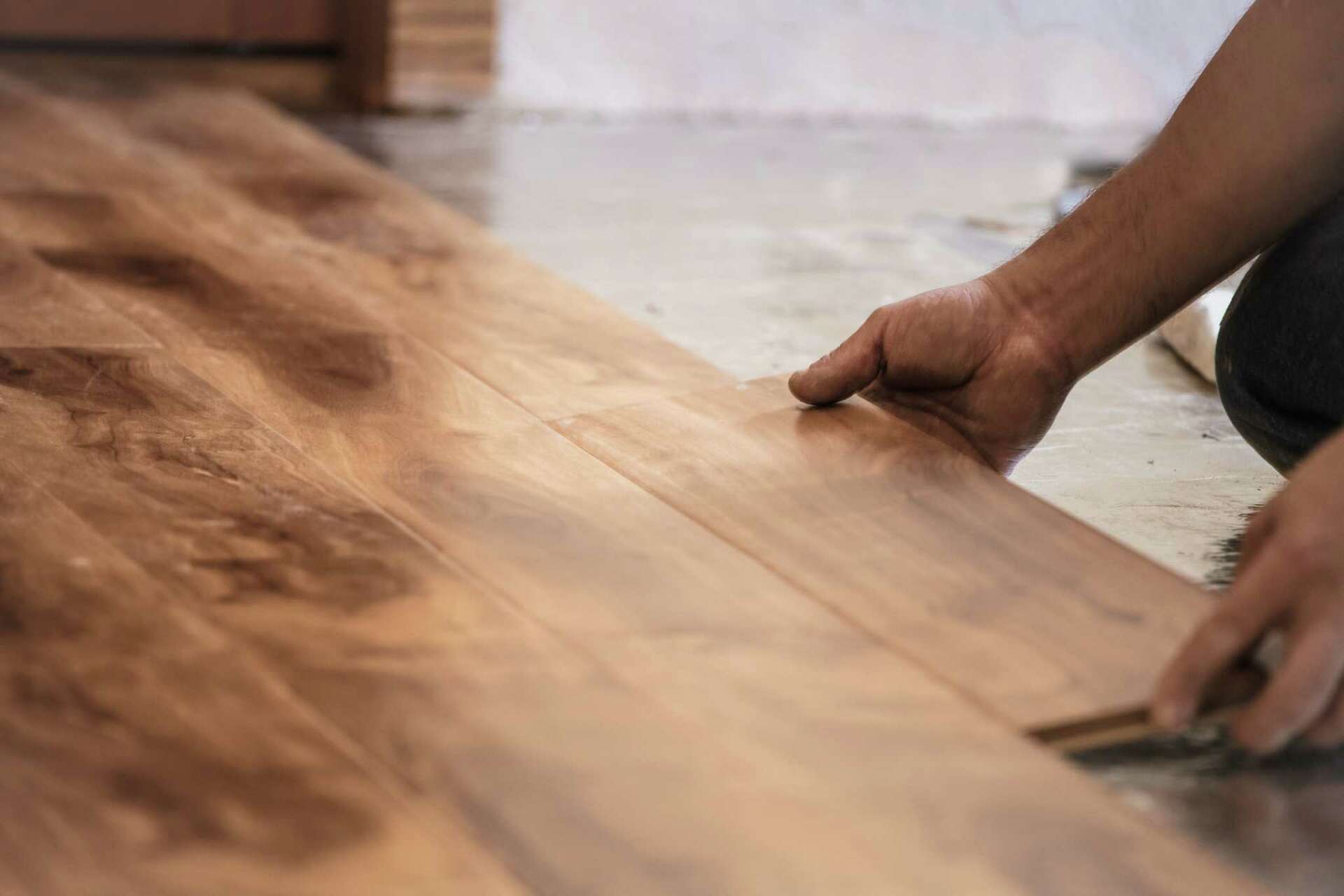 How to Stagger Wood Floor Planks
