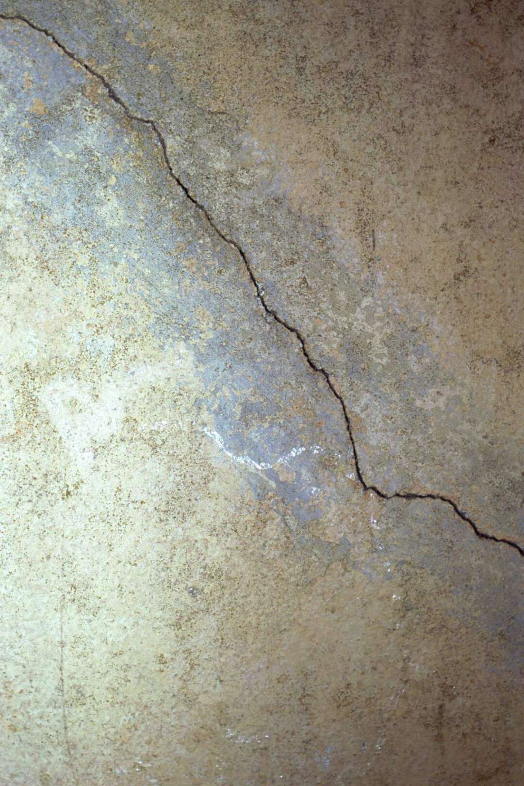 How to Repair the Plaster Around a Window