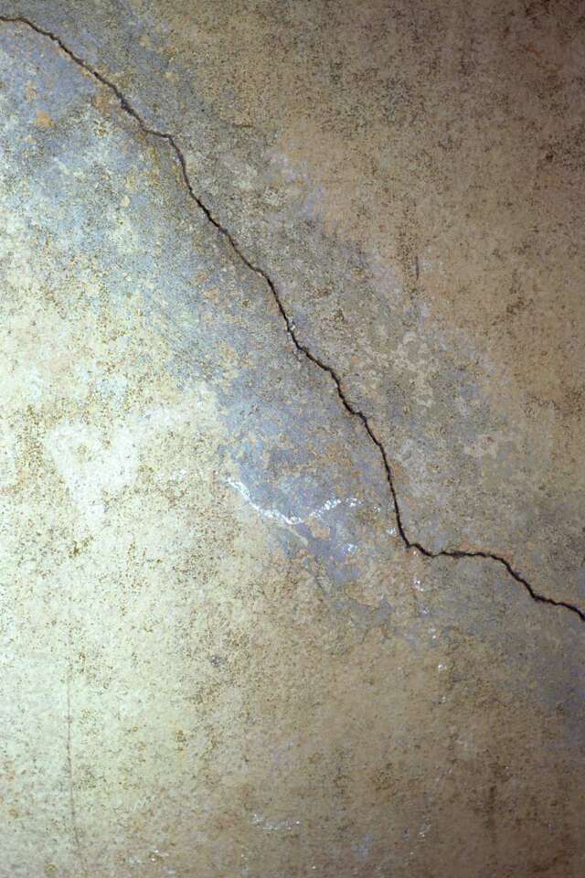 How to Repair the Plaster Around a Window