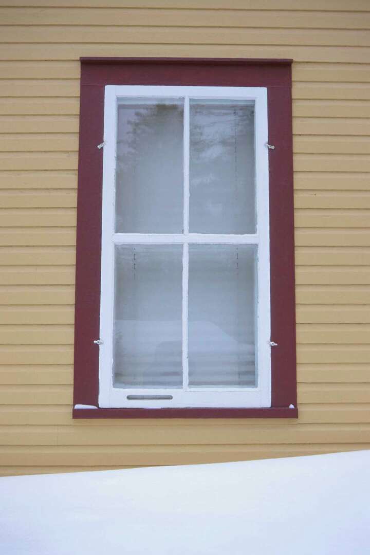 How to Measure Windows for Brick Molding