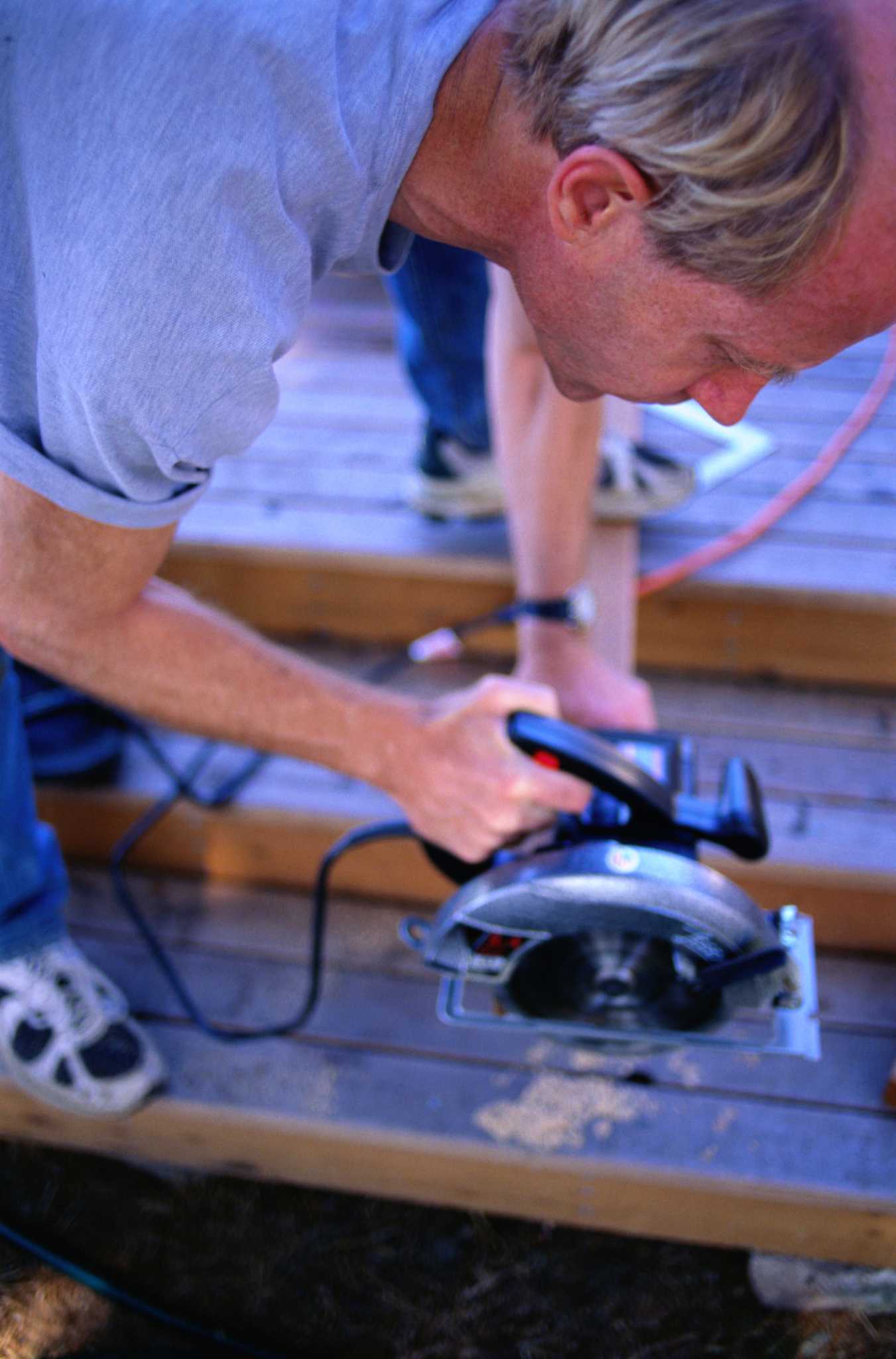 How to Install Deck Posts on an Octagonal Frame