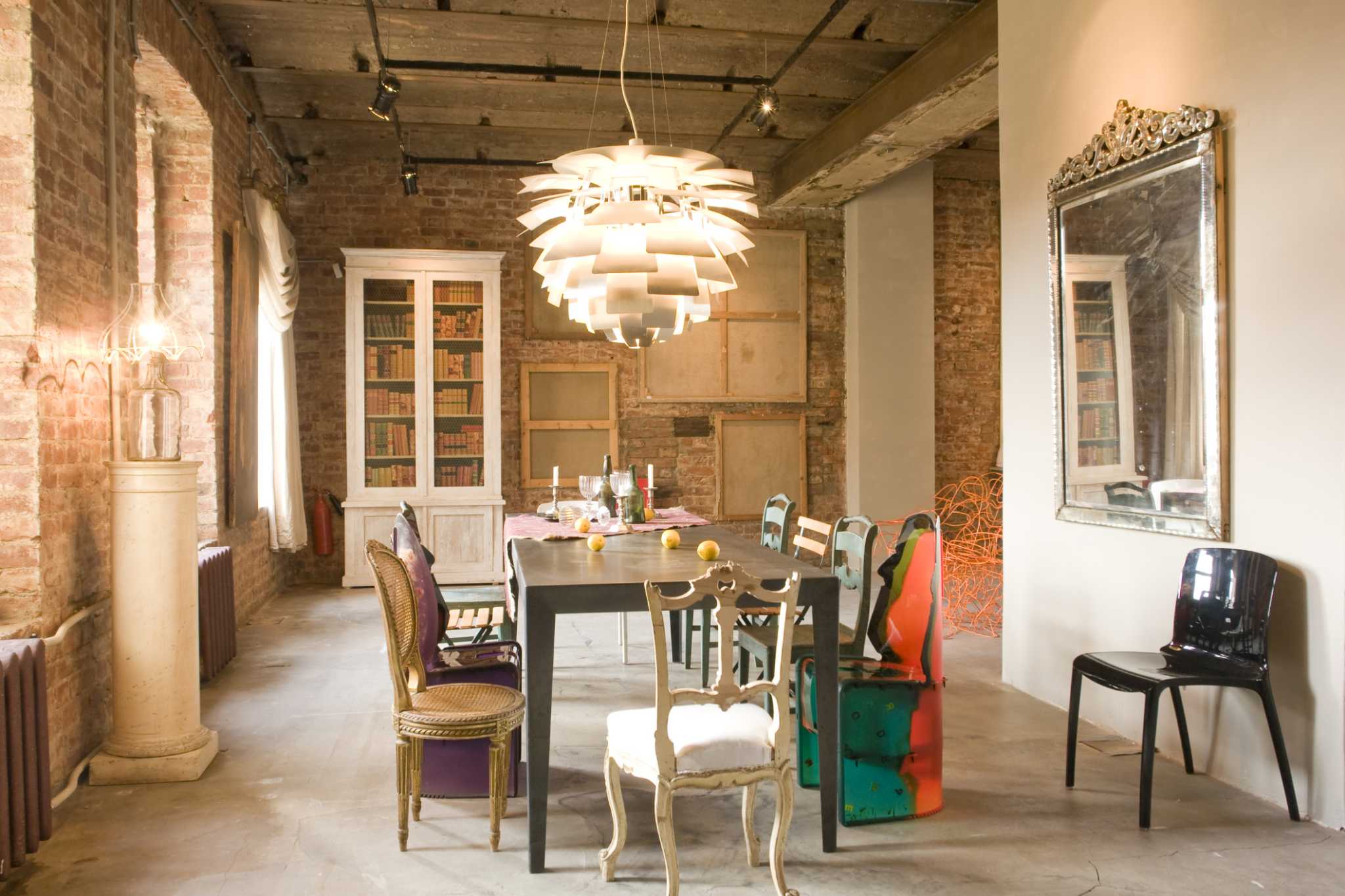 How to Fill Dead Space in a Dining Room