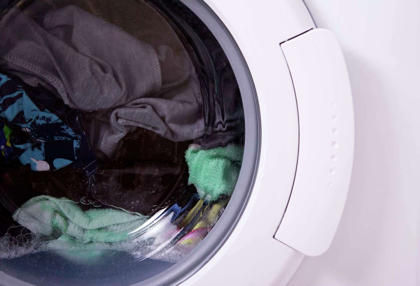 How to Get Rid of Black Gunk in the Washing Machine Seal