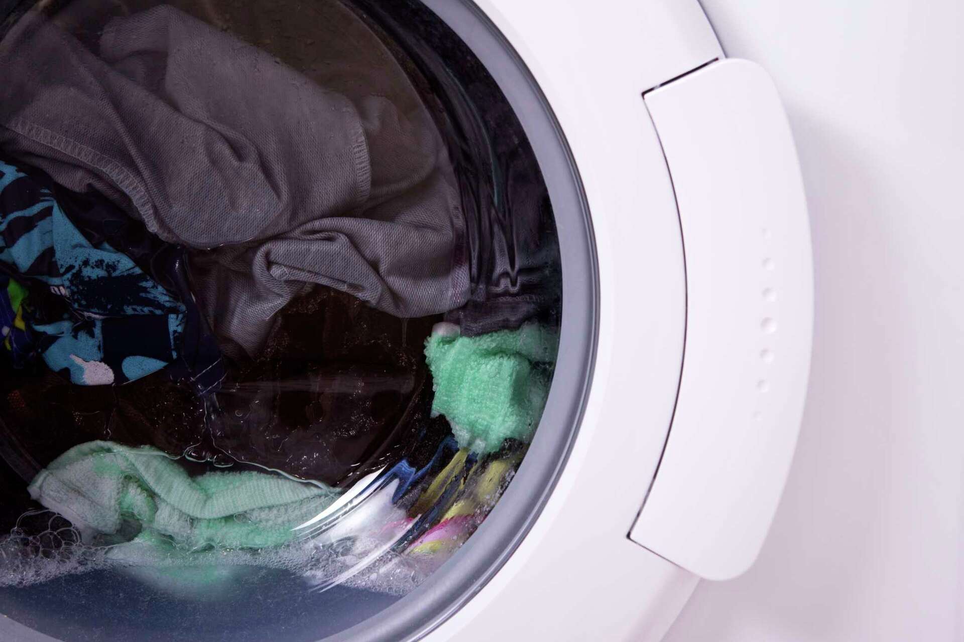 How to Get Rid of Black Gunk in the Washing Machine Seal