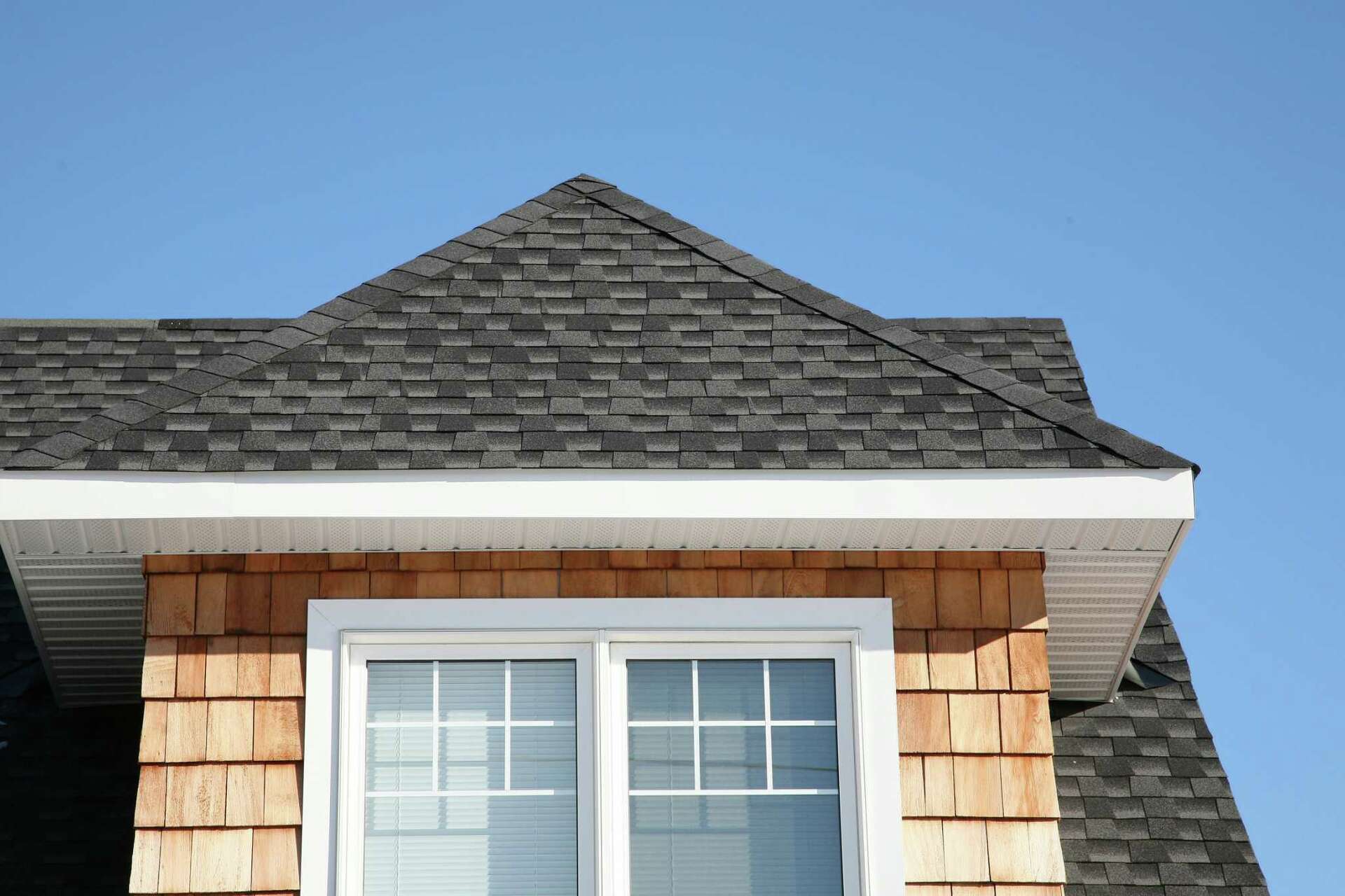 What Are Tails on Building Roofs?