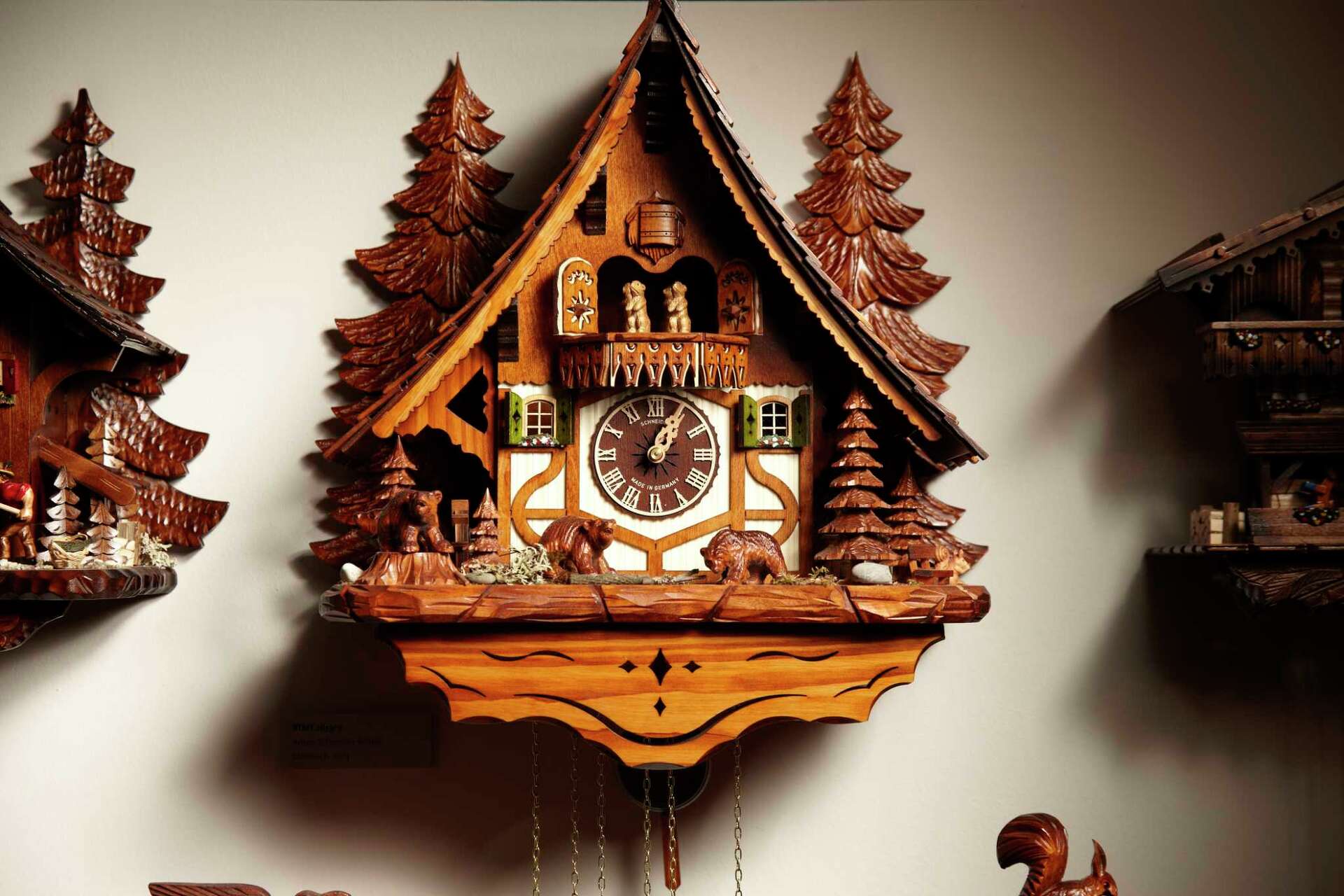 How to Fix a Cuckoo Clock That Chimes at the Wrong Hour