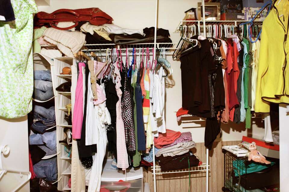 How to Fix a Damp Closet