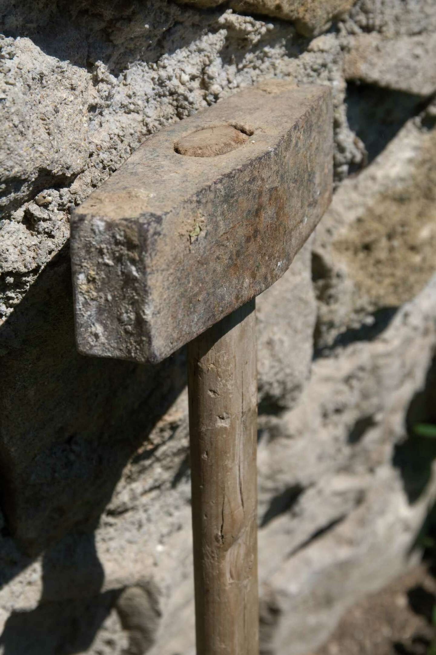 How to Break Up Rock for a Wall
