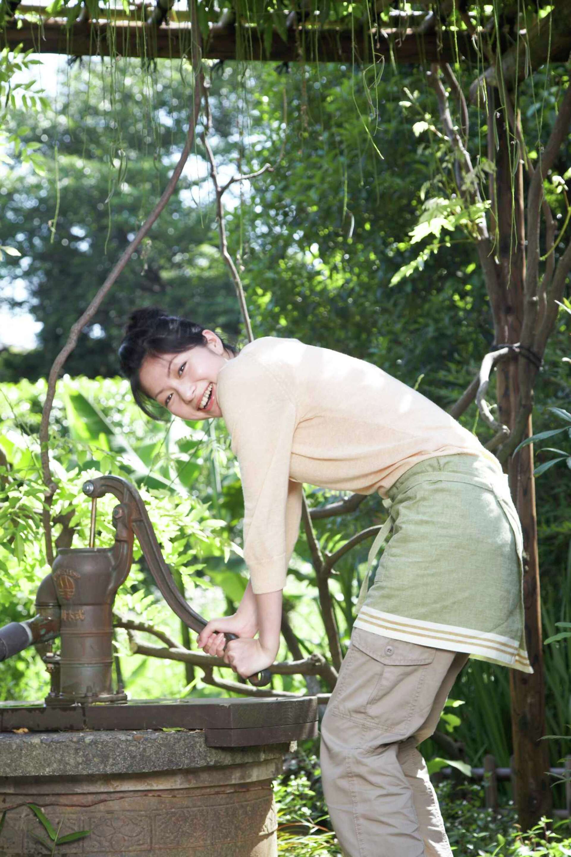 How to Build an Antique Hand Pump Fountain