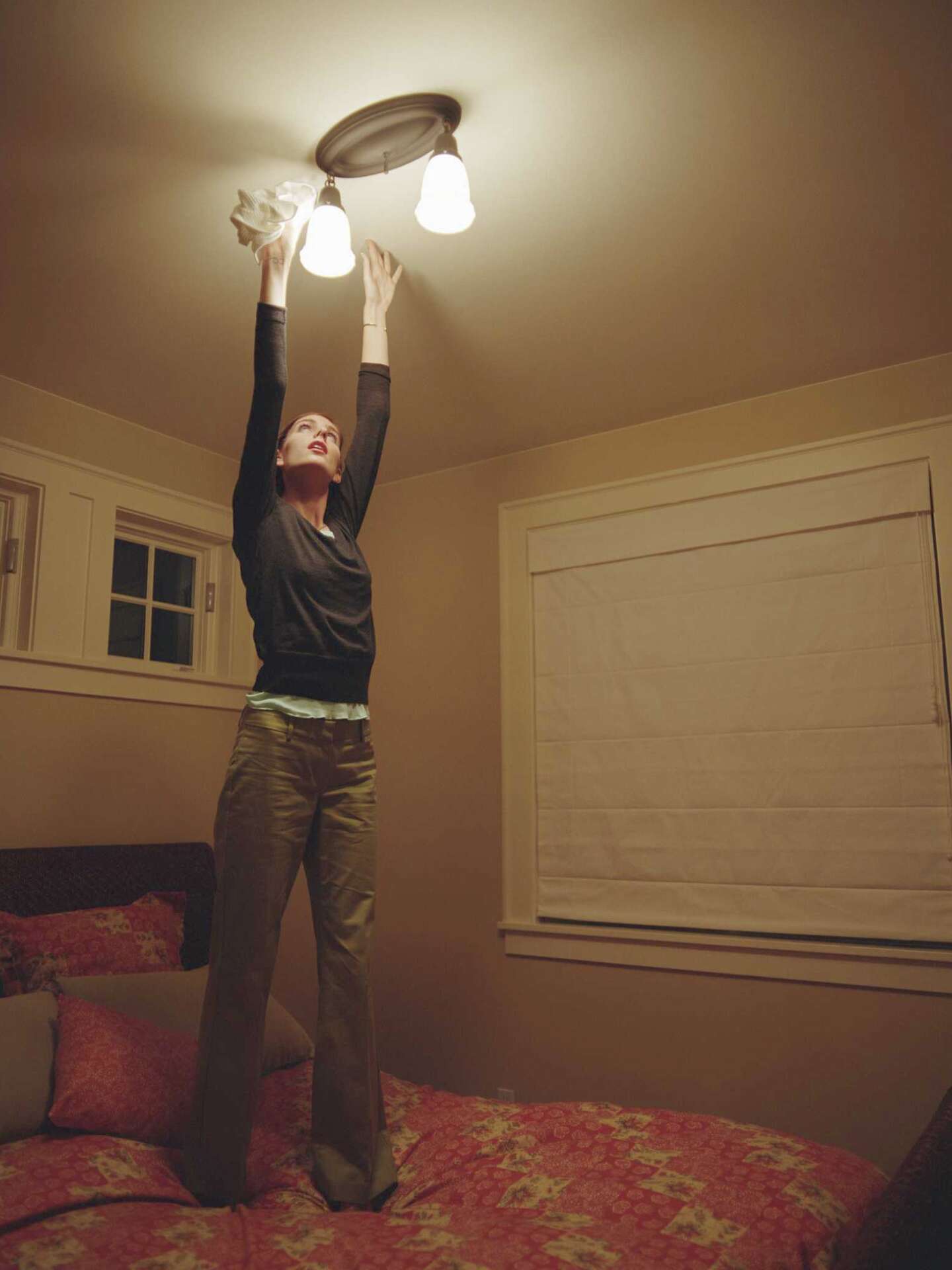 How to Fix Light Fixtures That Are Hanging Loose
