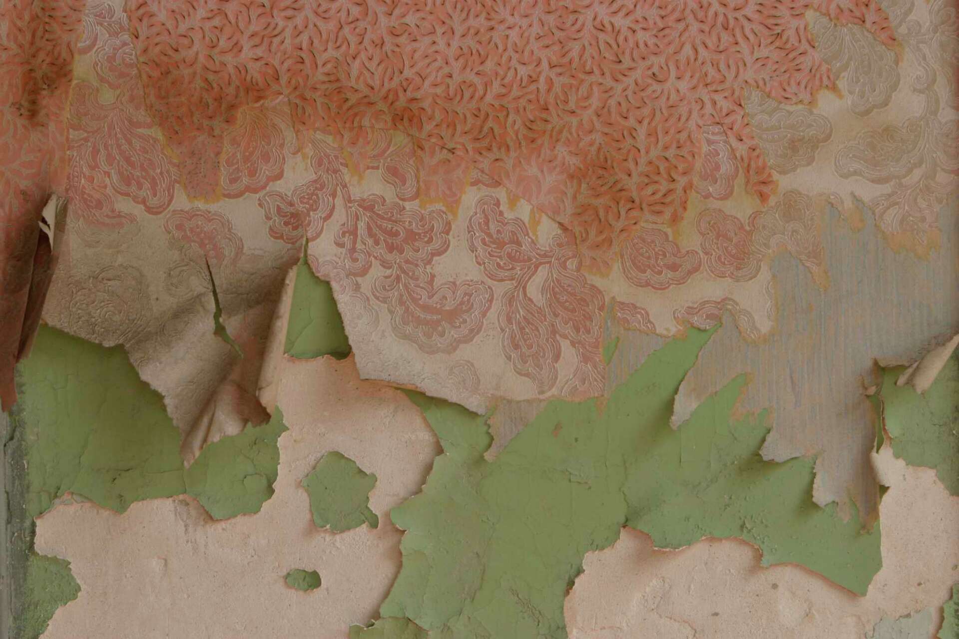 How to Fix Peeling Drywall Above a Shower