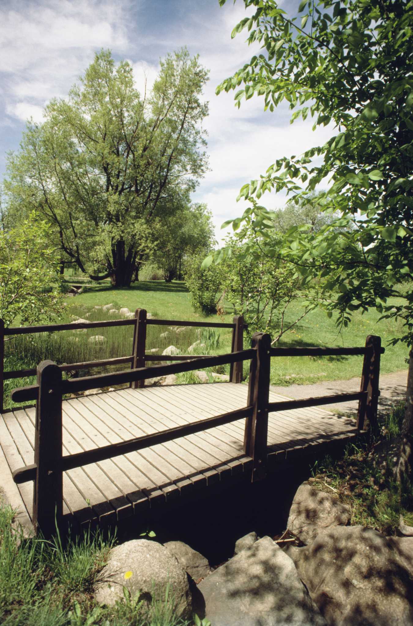 How to Build Garden Pond Bridges