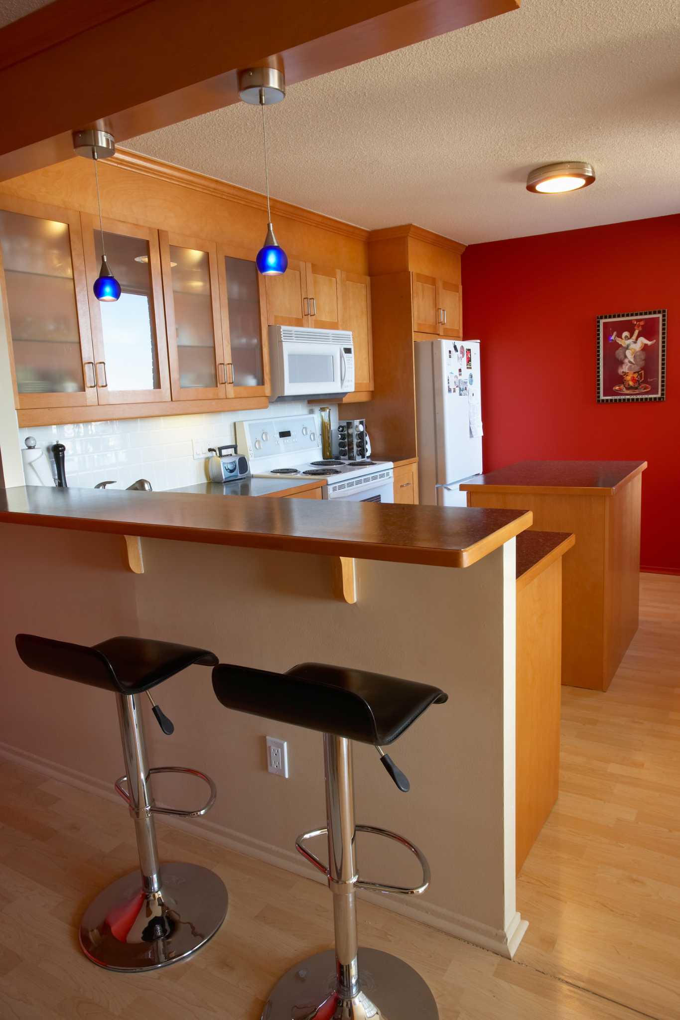 How to Build a Half Wall With Outlets