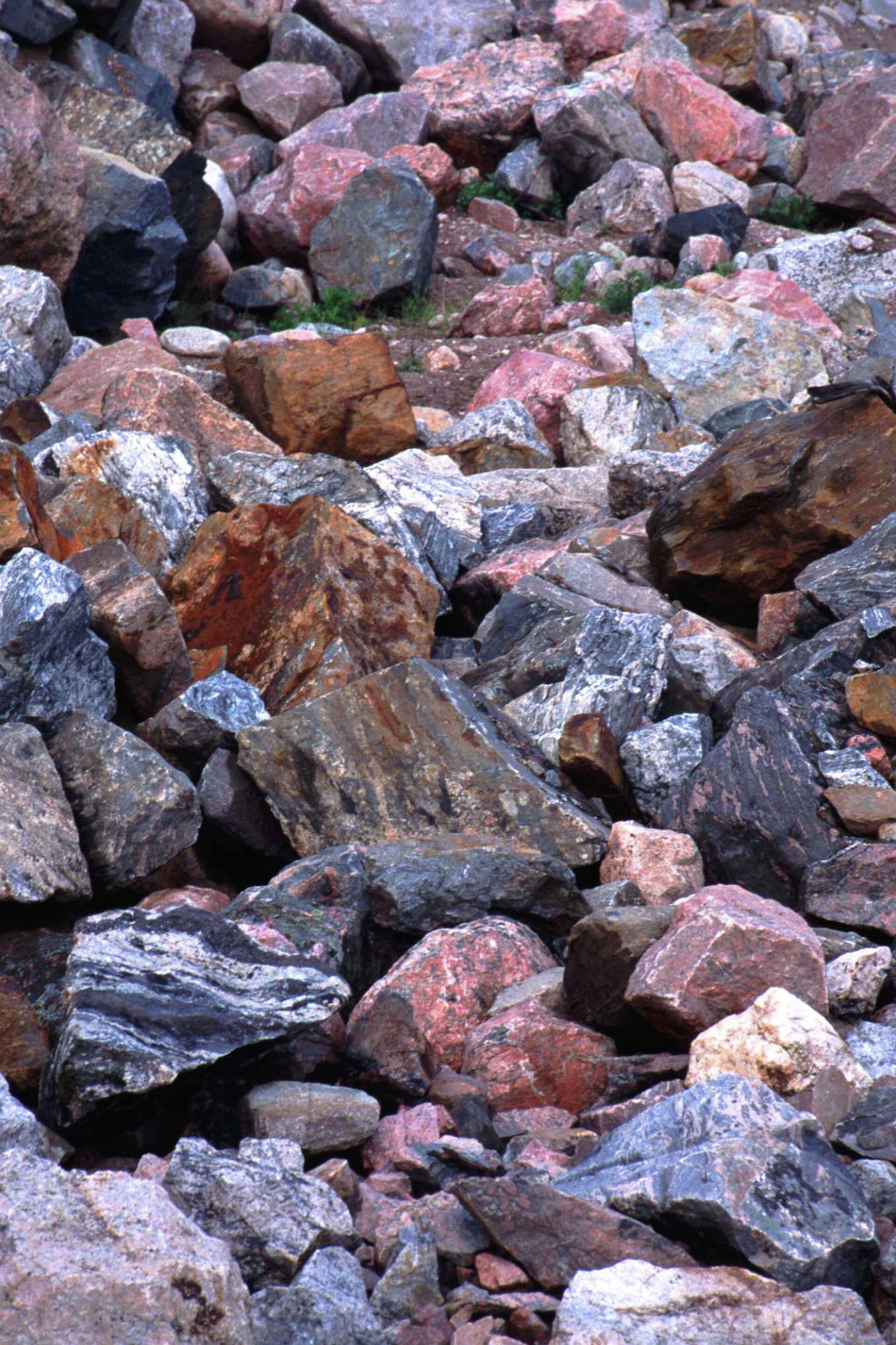 How to Build Rock Planters With Native Rocks