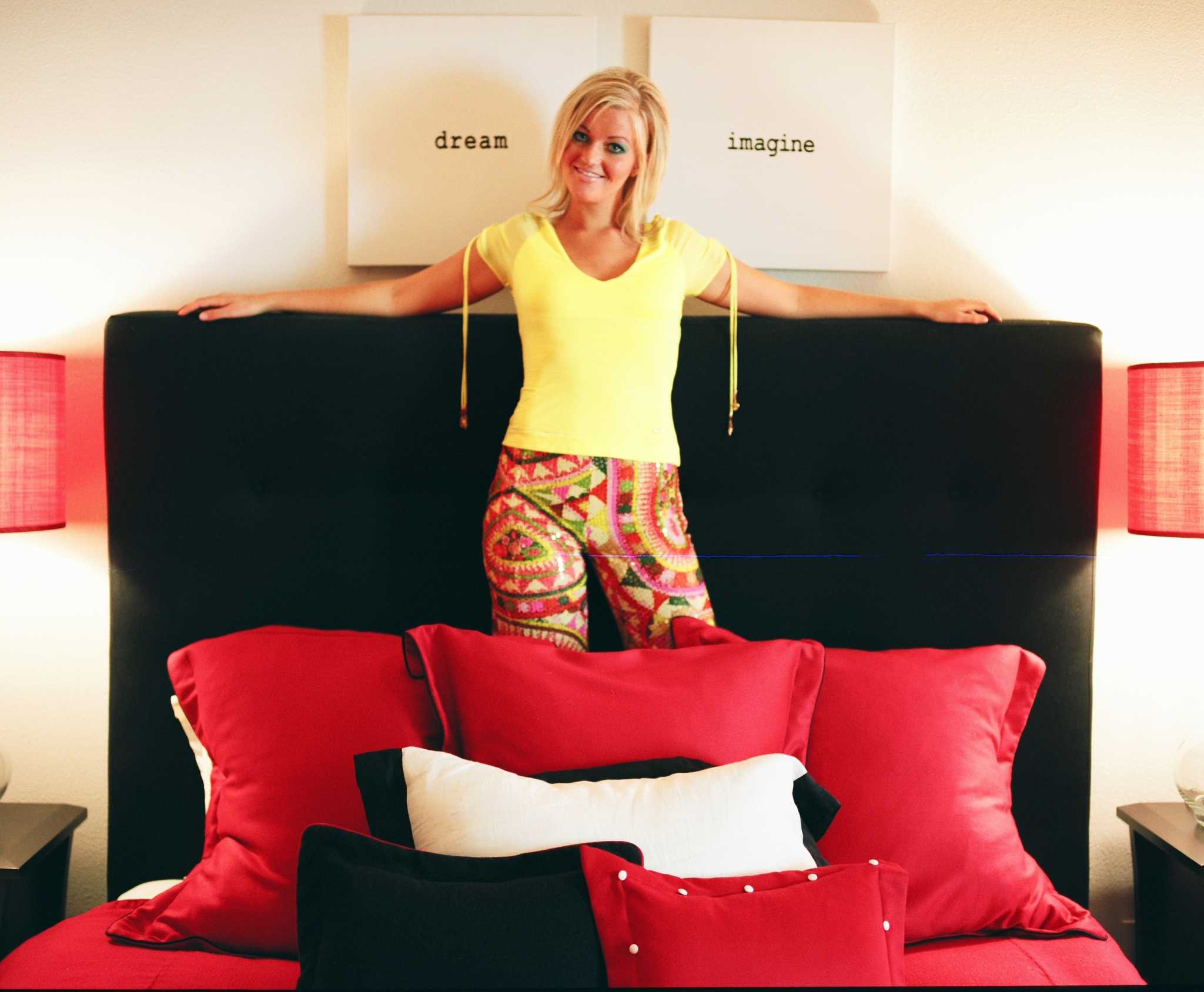 How to Build an Upholstered Headboard From Cardboard