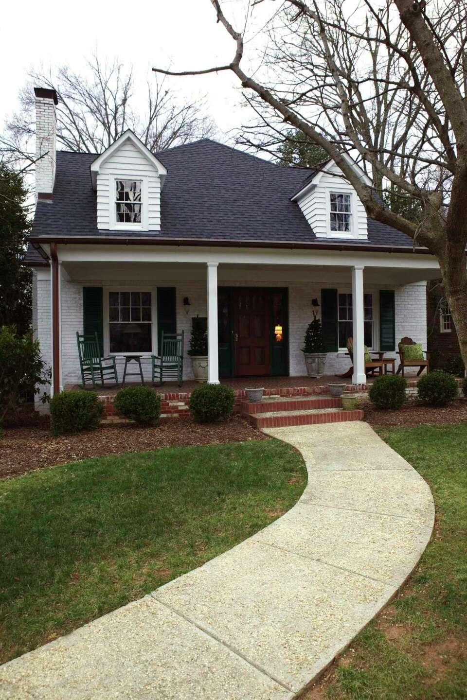 Landscaping for a Symmetrical Front Porch Entrance