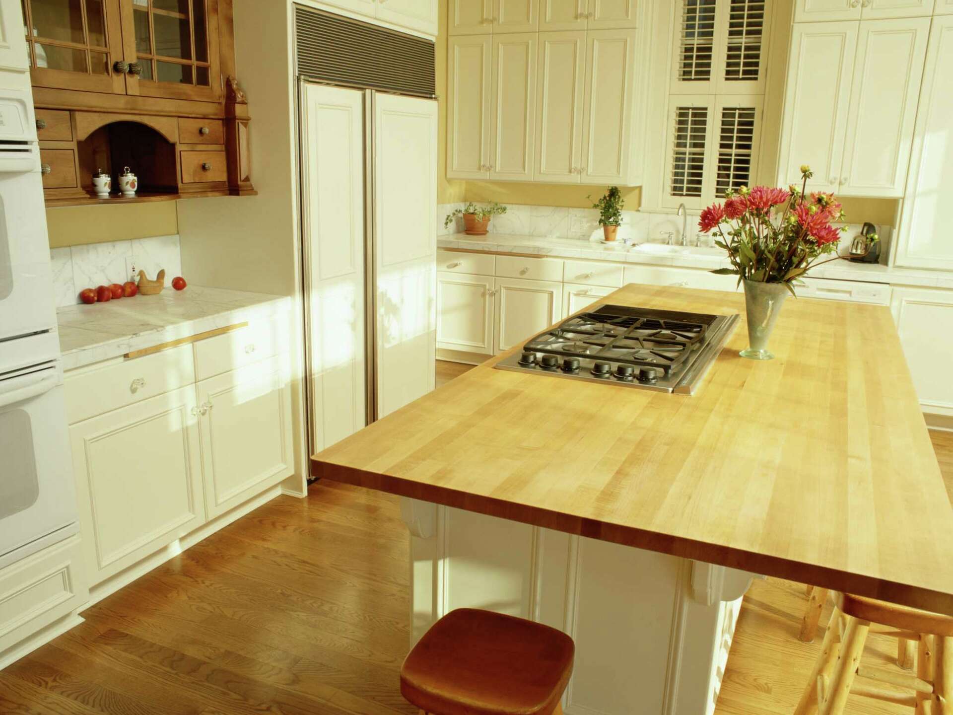 Maximum Overhang for a Laminate Countertop