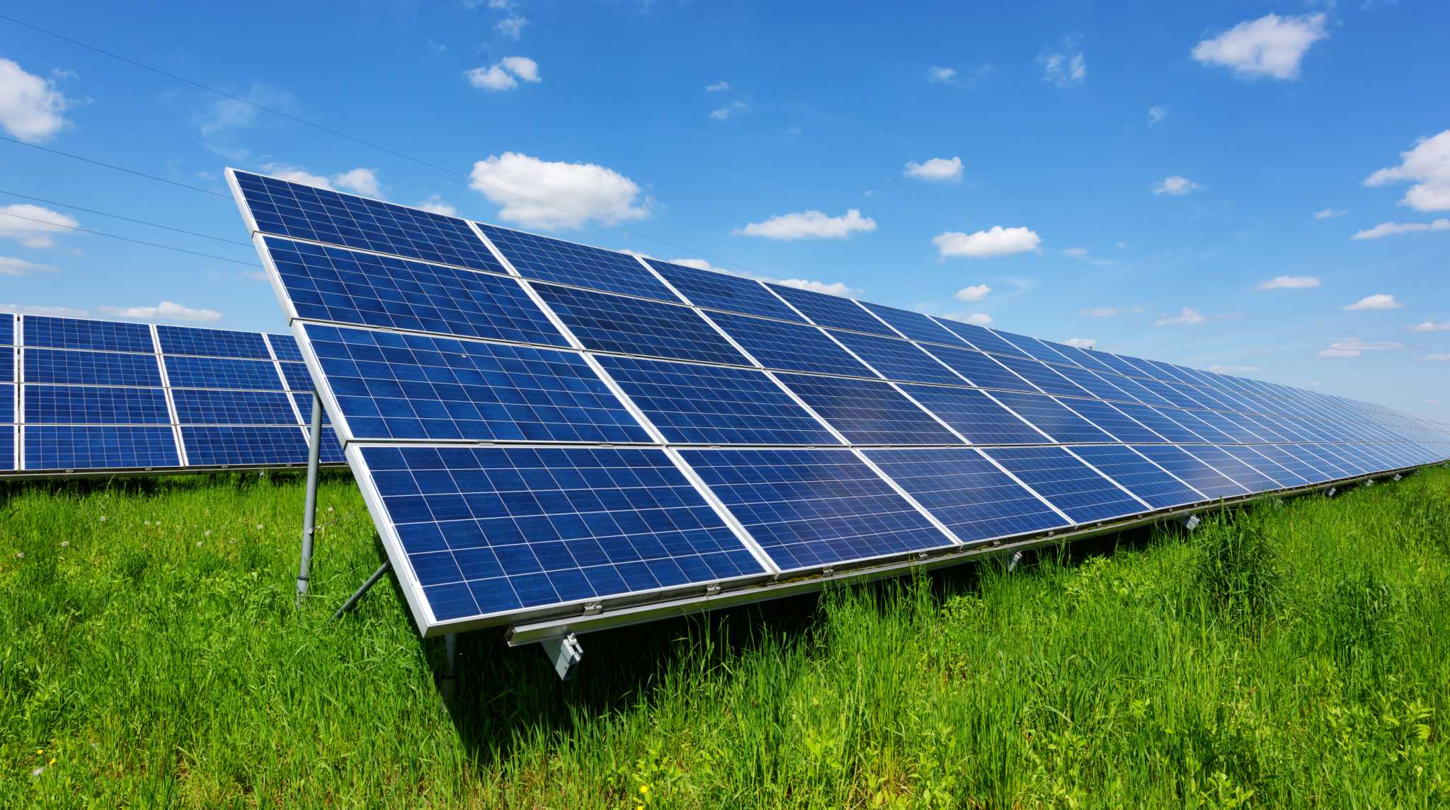 How to Calculate Amps on a Solar Panel