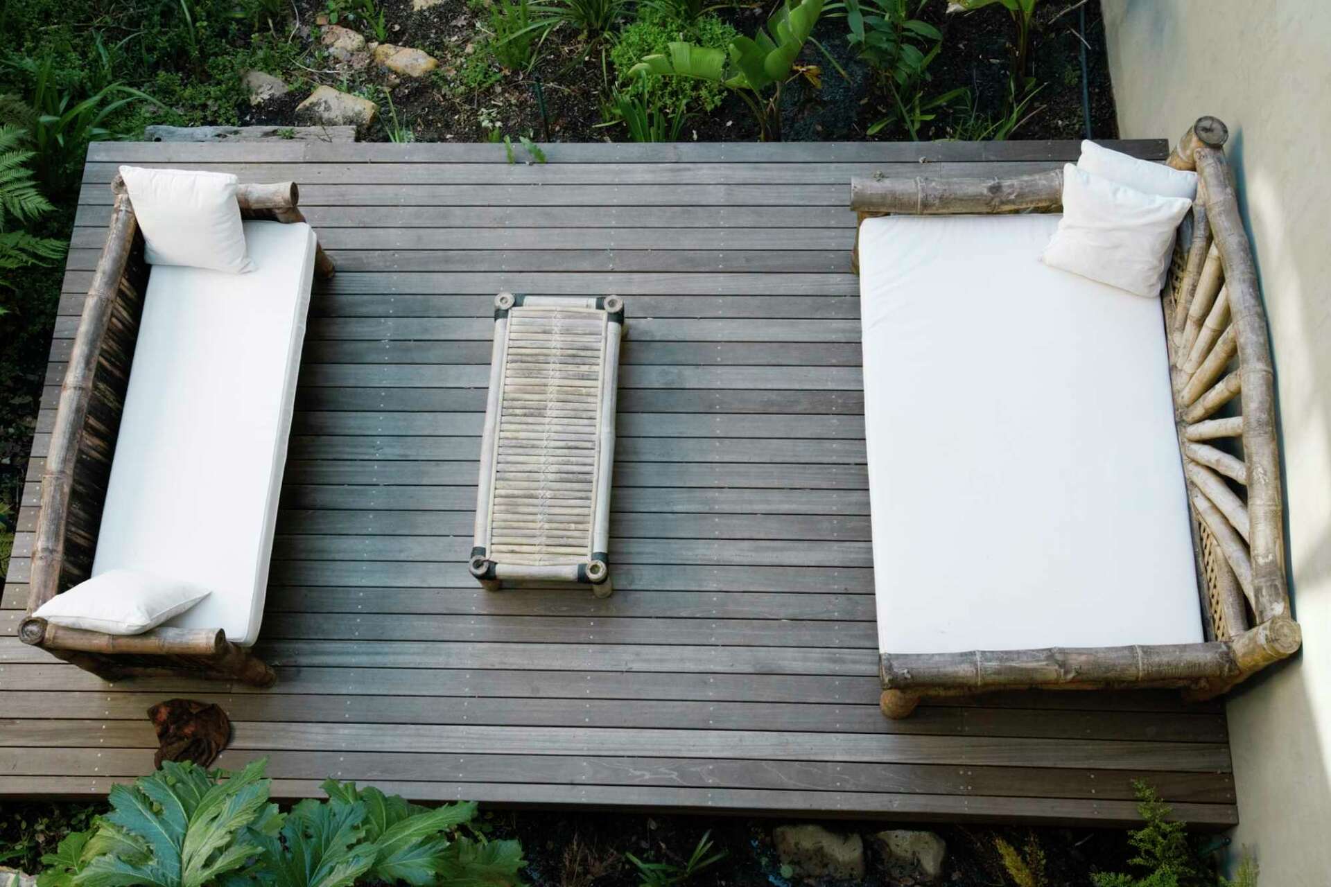 How to Calculate Outdoor Deck Pitch