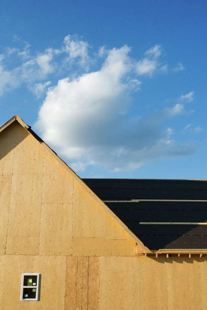 How to Frame & Join Two Gable Roof Lines