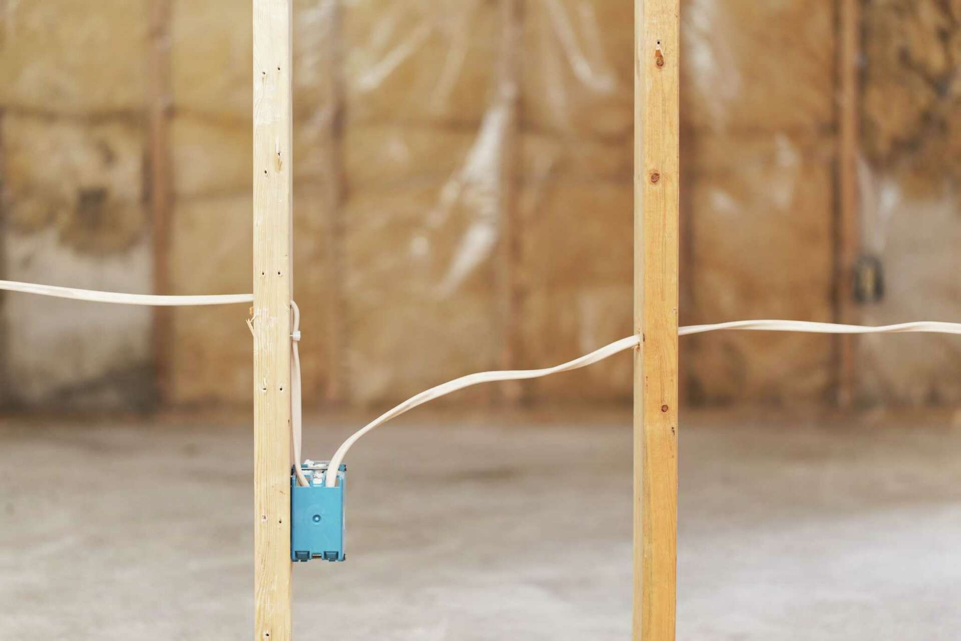 How to Frame a Non-Load-Bearing Interior Wall on Concrete